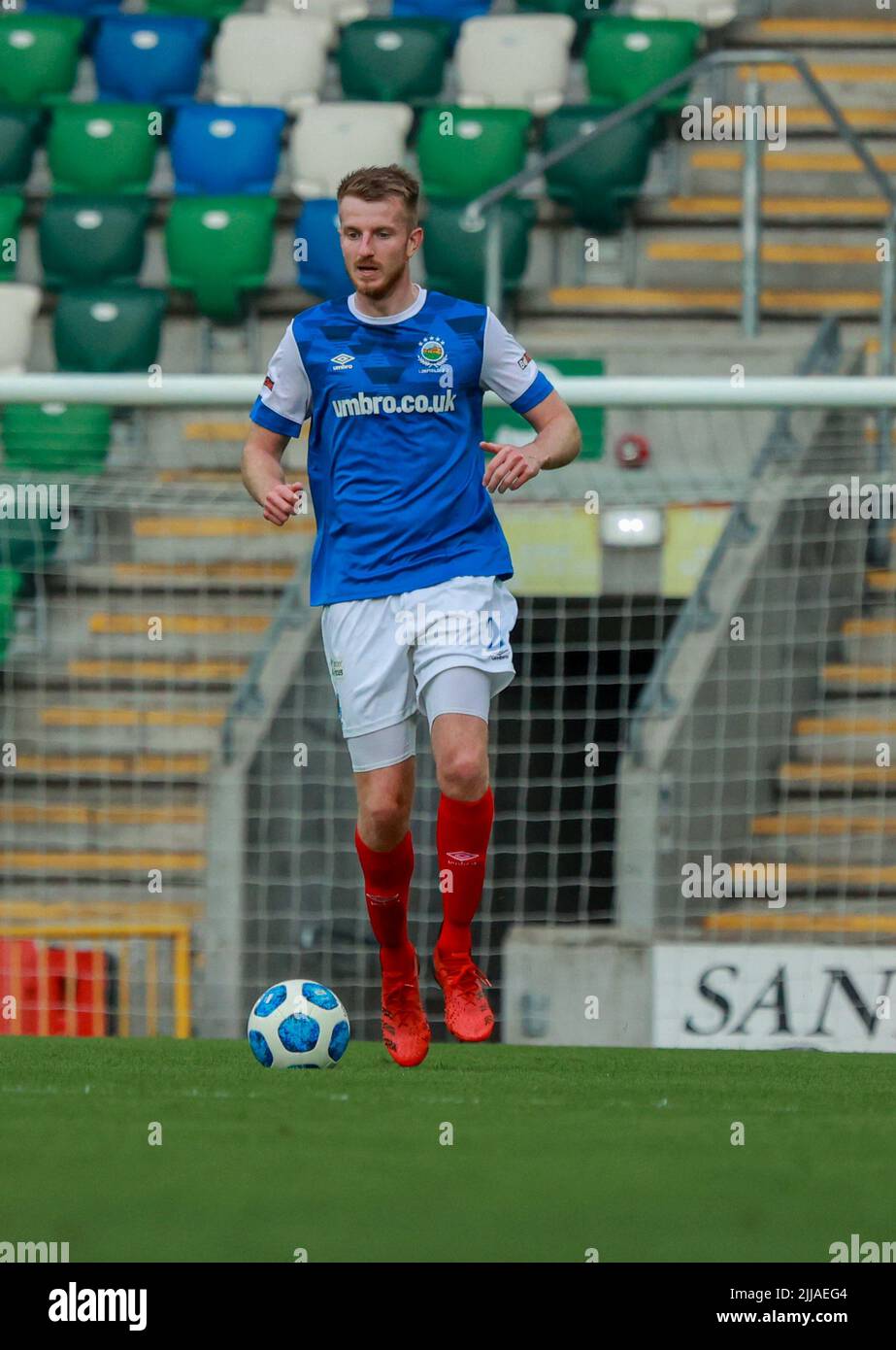 Sam roscoe linfield player hi-res stock photography and images - Alamy