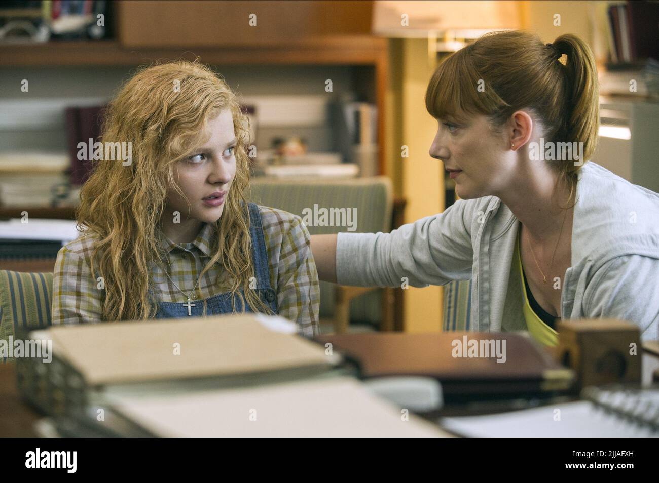 Judy Greer Y Carrie Judy Greer Talks CARRIE, Paying Homage To The