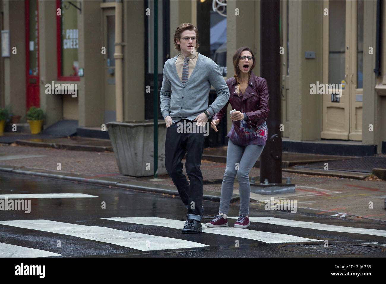 LUCAS TILL, ANGELA SARAFYAN, PARANOIA, 2013 Stock Photo - Alamy