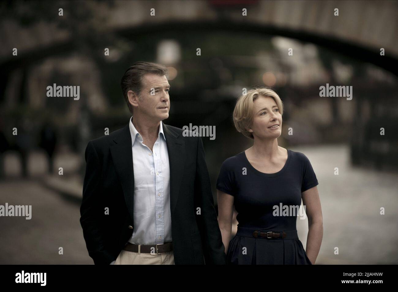 PIERCE BROSNAN, EMMA THOMPSON, THE LOVE PUNCH, 2013 Stock Photo - Alamy