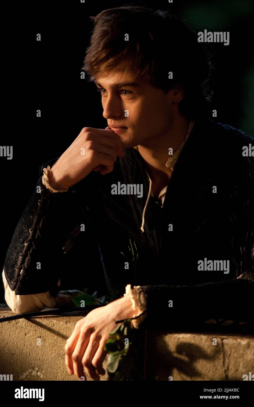 Romeo and juliet film stills hi-res stock photography and images - Alamy