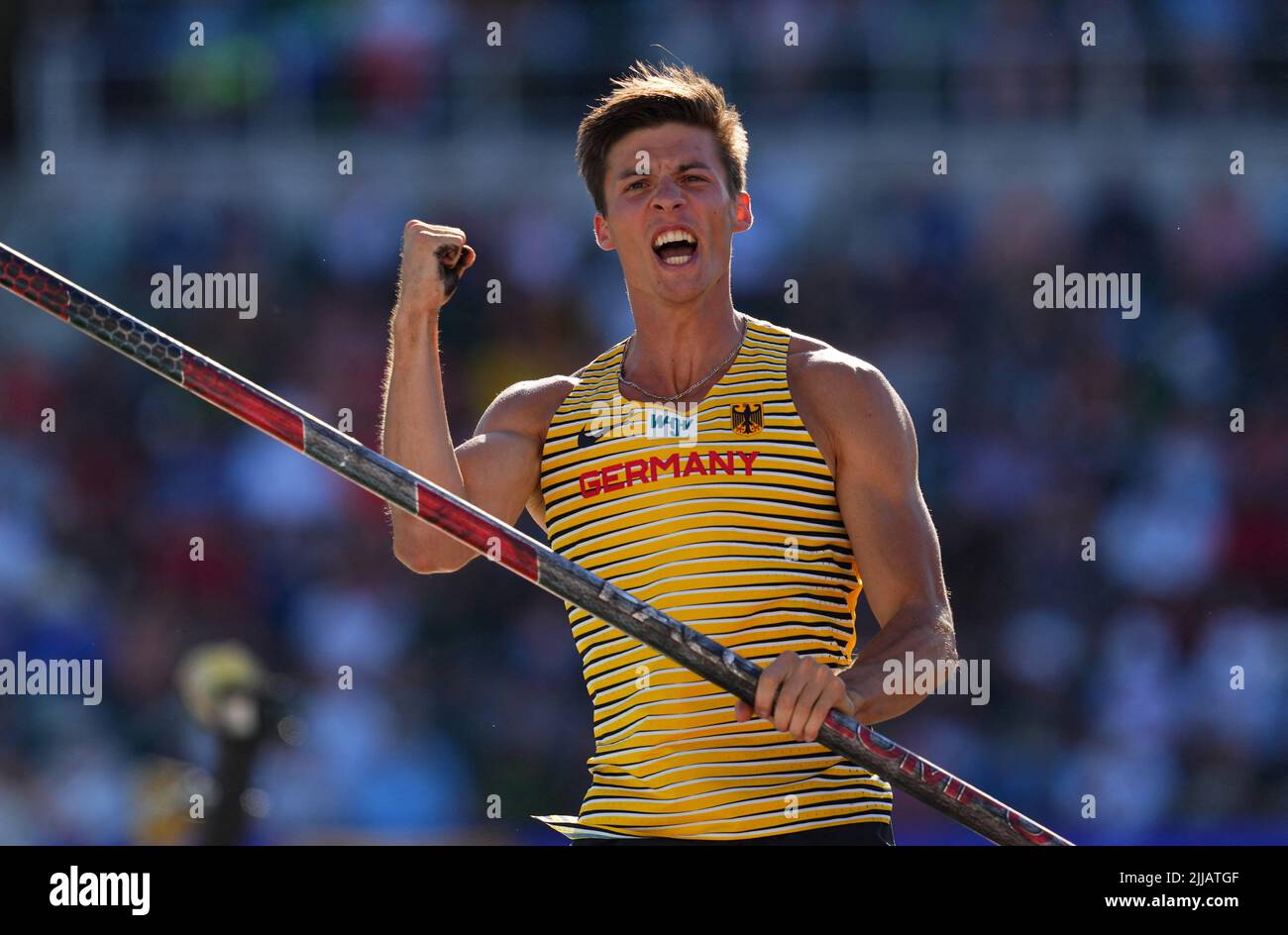 Oleg zernikel pole vault hi-res stock photography and images - Alamy