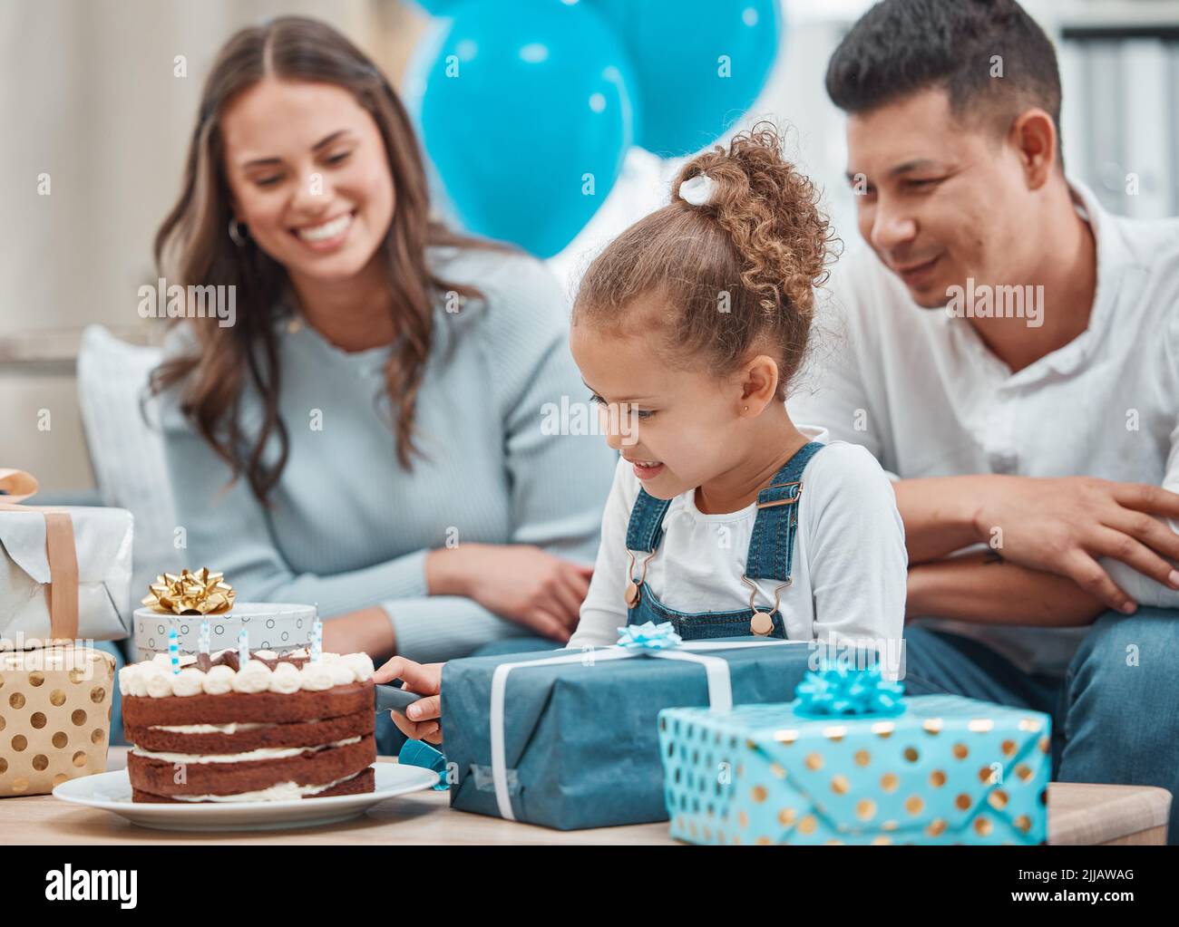 Share a cake hi-res stock photography and images - Alamy