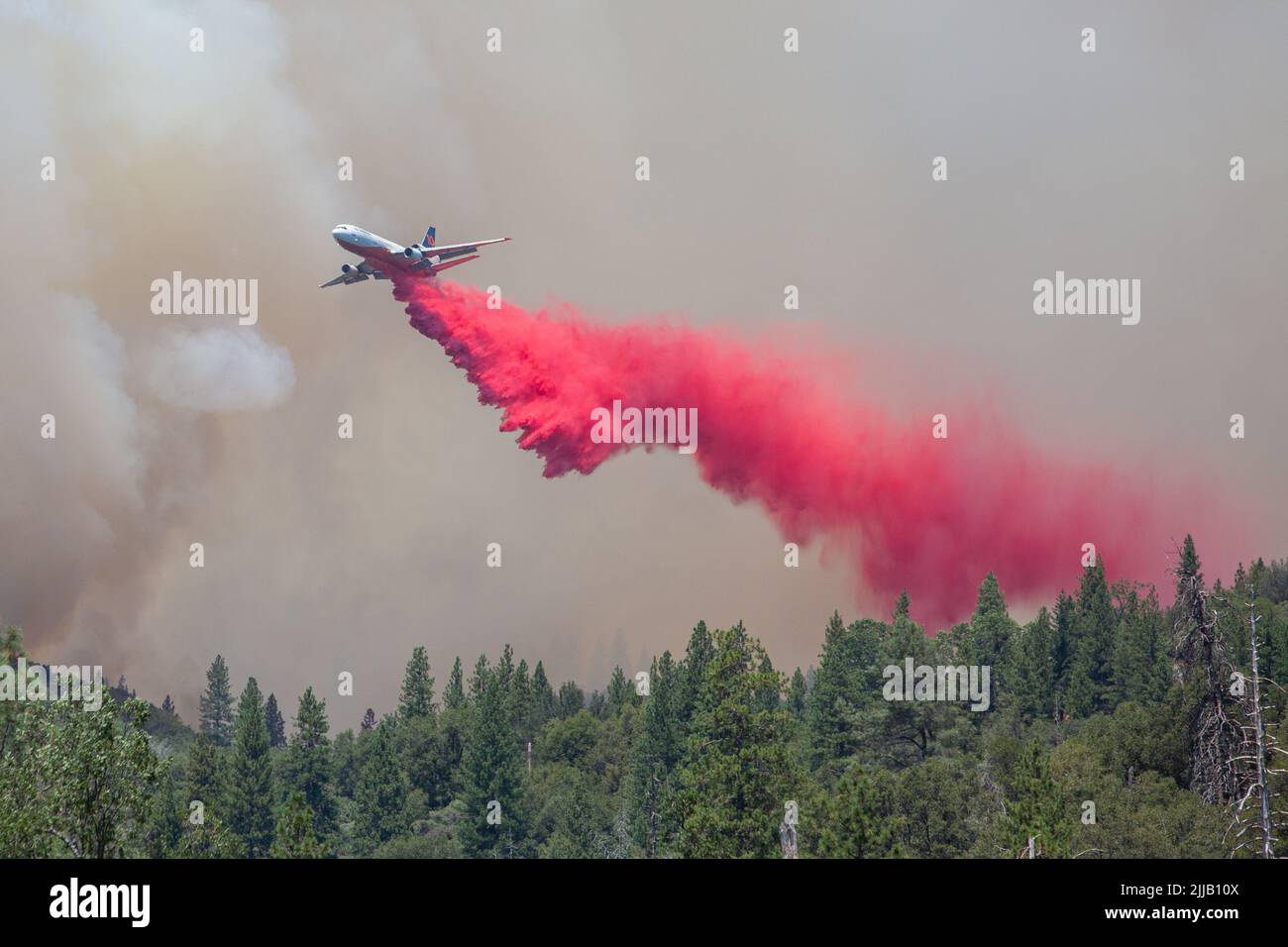 Mariposa County, California, July 24, 2022. A firefighting air tanker ...