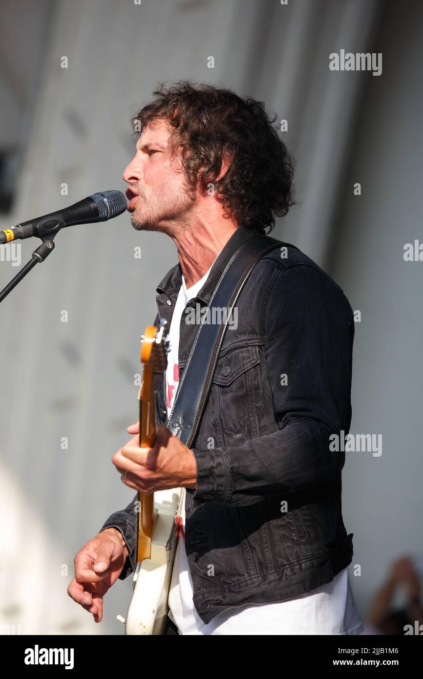 Bob roberts singer hi-res stock photography and images - Alamy