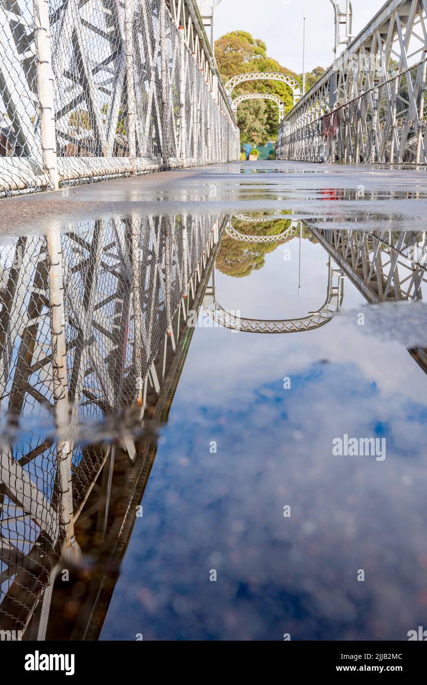 The Old Como railway bridge is a heritage-listed former railway bridge ...