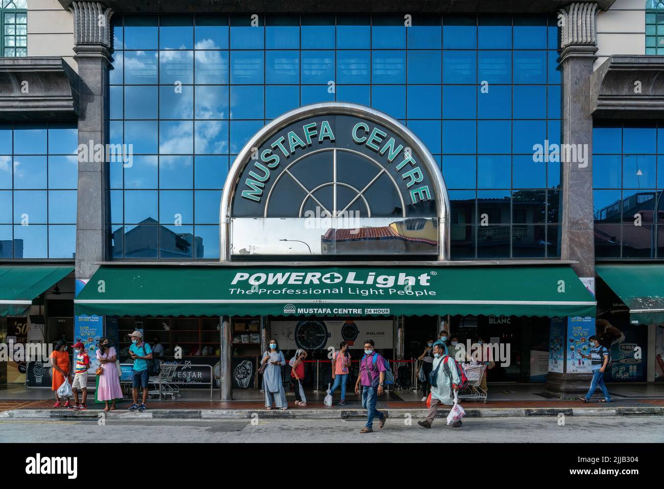 People outside Mustafa Centre, Little India, Singapore. Biggest Shop in ...