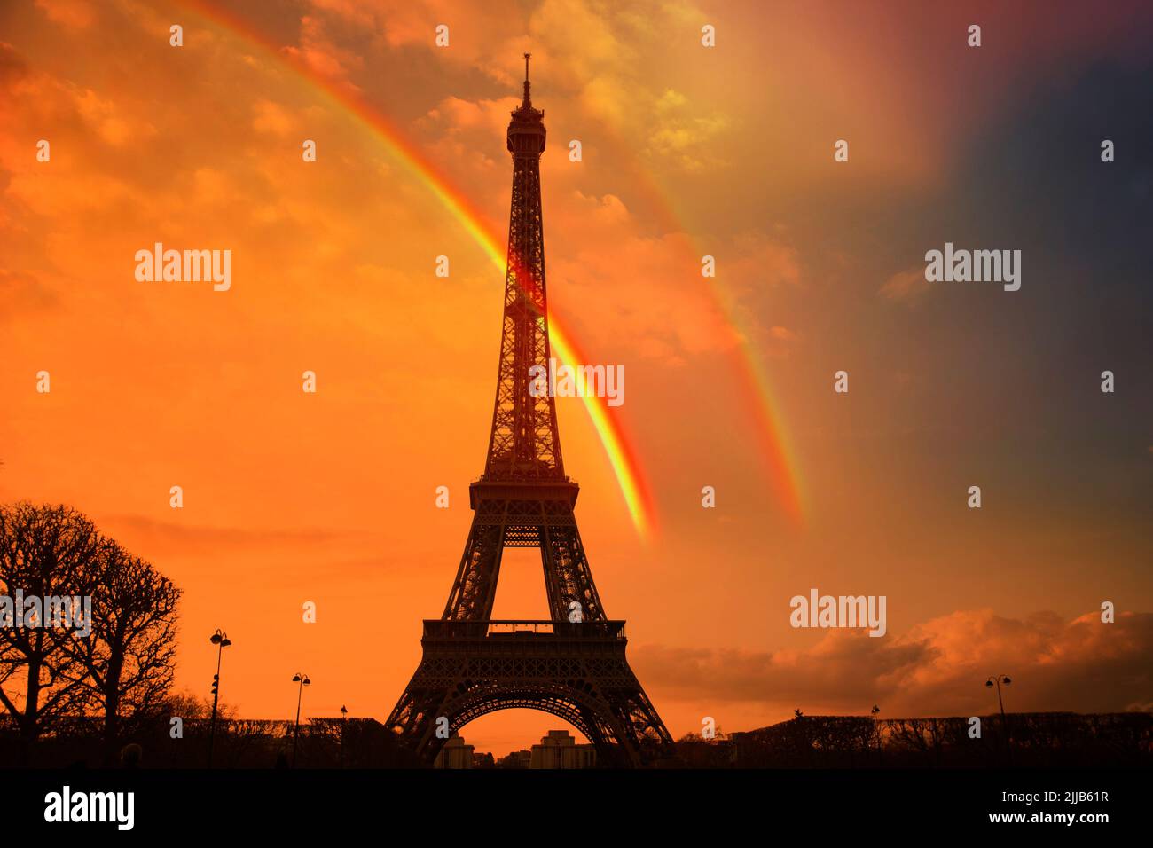 Paris heatwave sun hi-res stock photography and images - Alamy