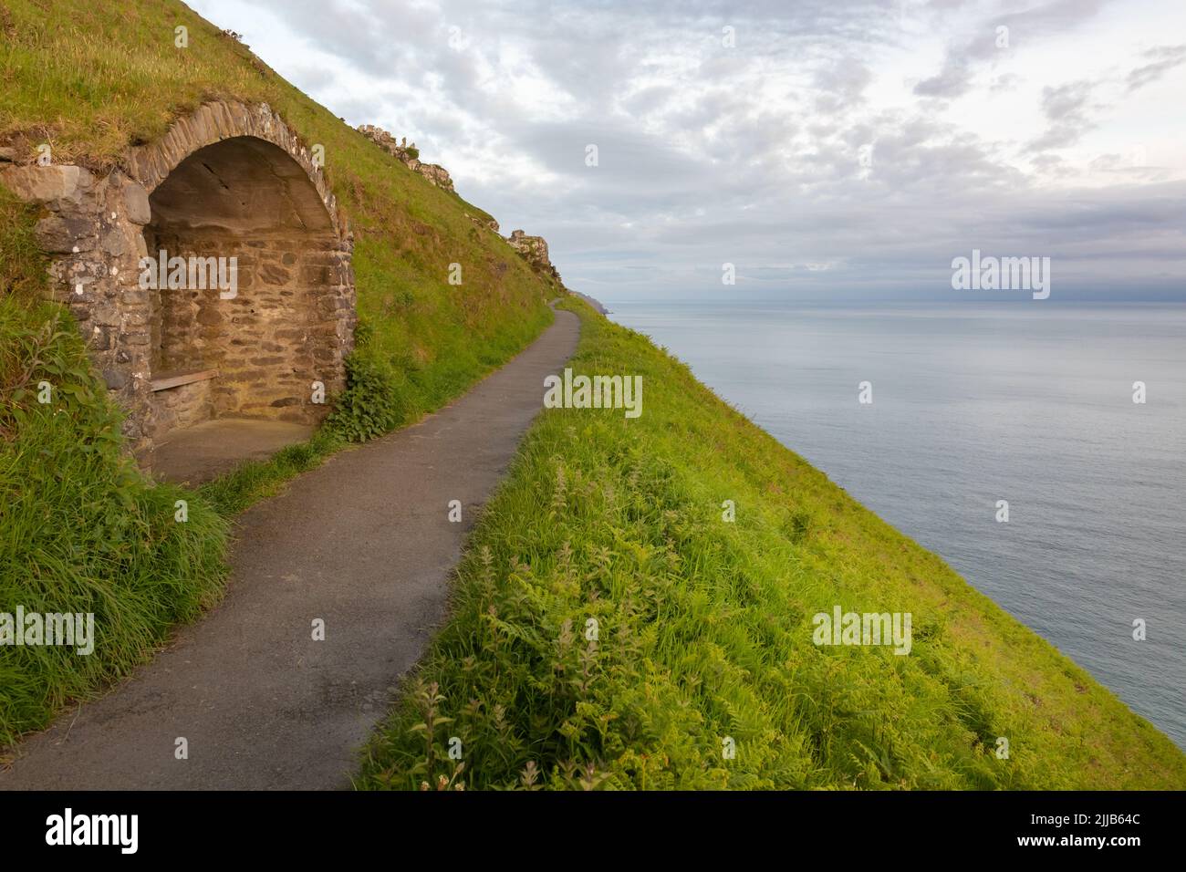 Scenic South-West-Coast-Path between Lynton and Hunters Inn, Devon ...