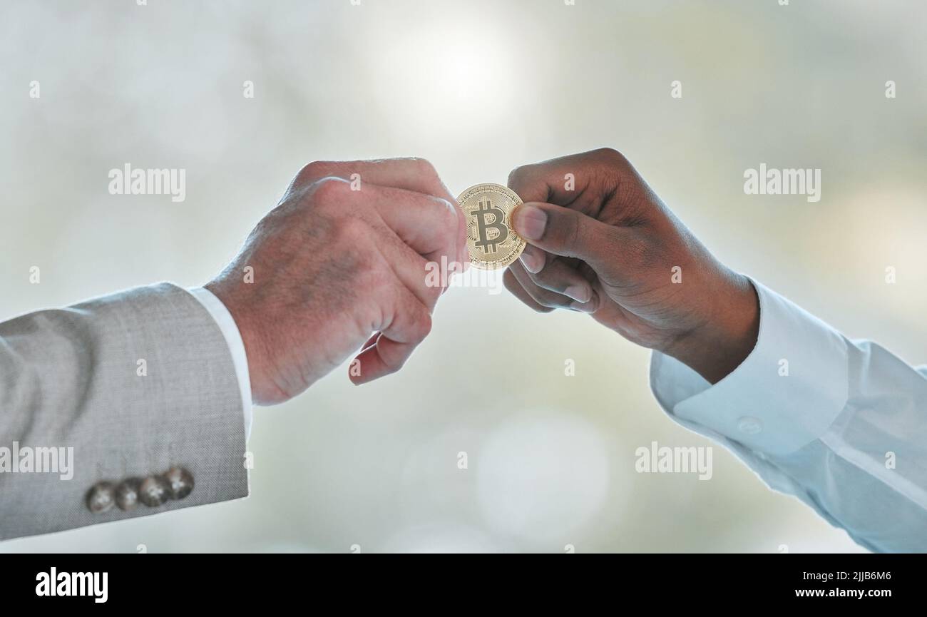 Man giving money in office hi-res stock photography and images - Alamy