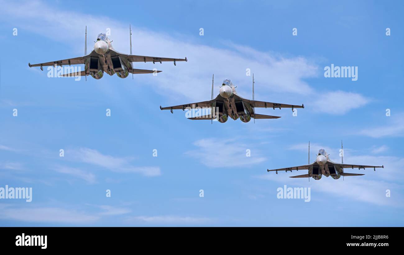 squadron of 3 sukhoi su30 fly by ATC Stock Photo - Alamy