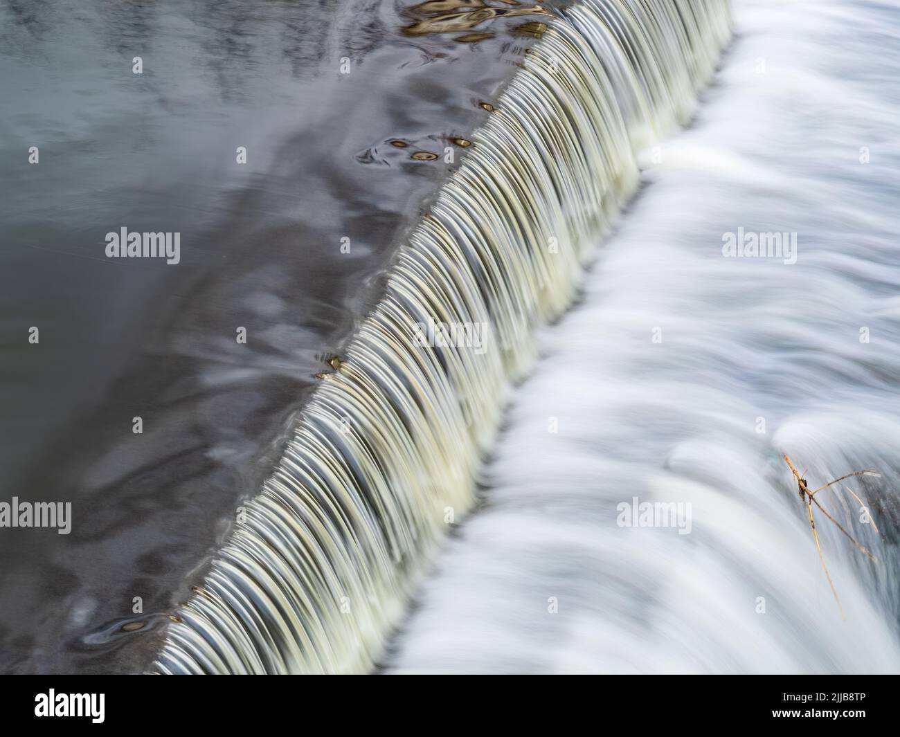 Close up waterfall flat waterfall hi-res stock photography and images ...