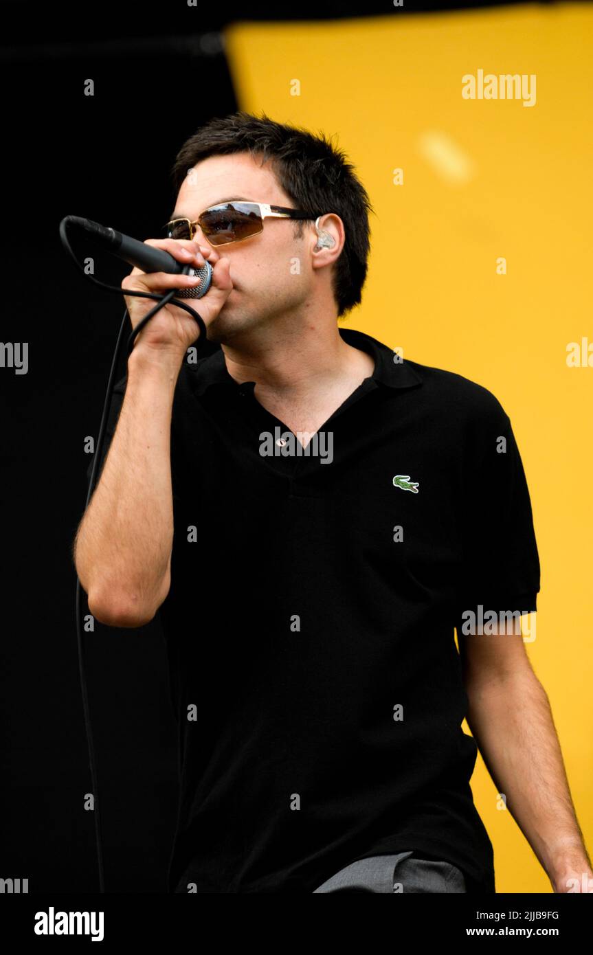 Richard Archer - Hard-Fi, V2006, Hylands Park, Chelmsford, Essex ...