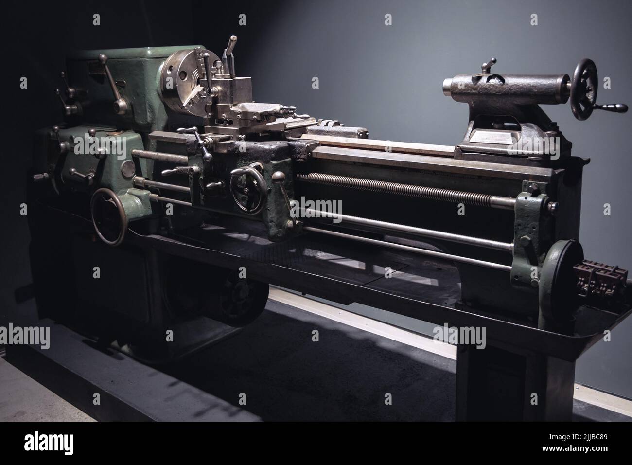 Lathe machine hi-res stock photography and images - Alamy