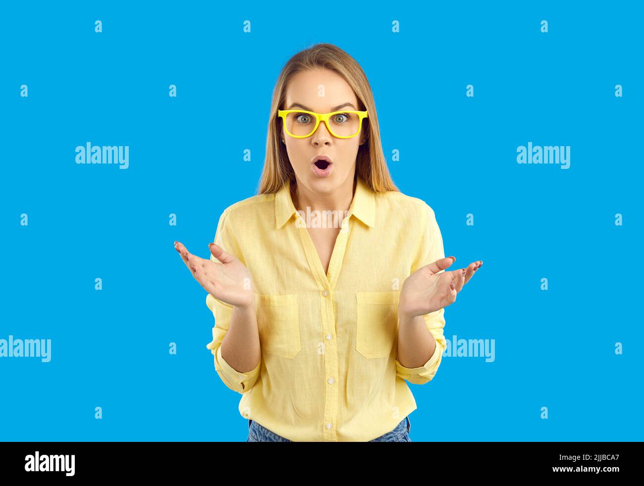 Shocked face hi-res stock photography and images - Alamy