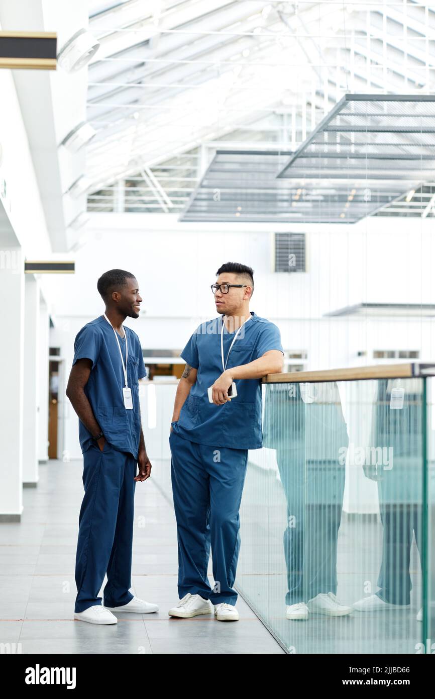 Black doctor in full uniform hi-res stock photography and images - Alamy
