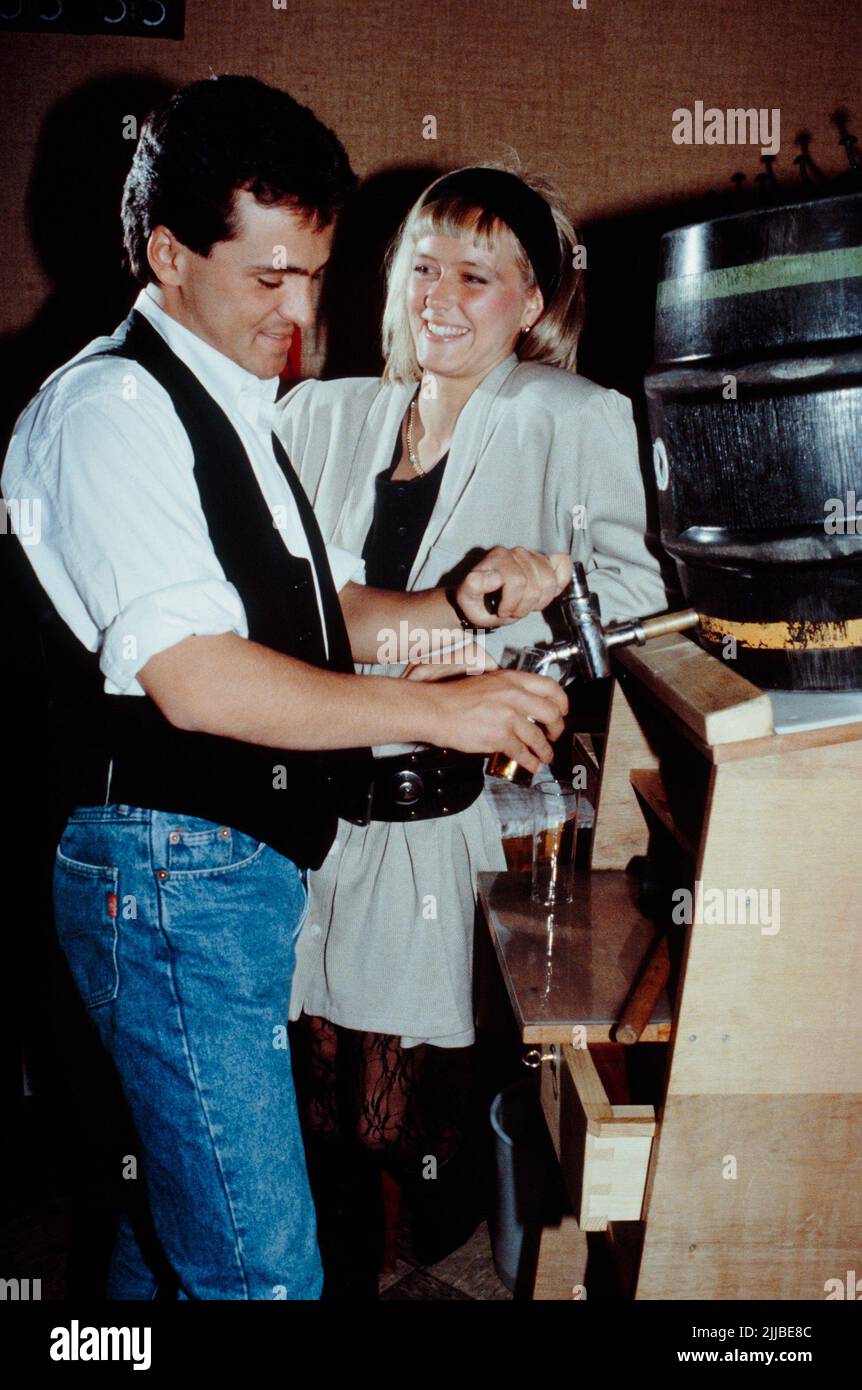 Der deutsche Sänger, Schlagersänger Nino de Angelo mit Frau Judith ...