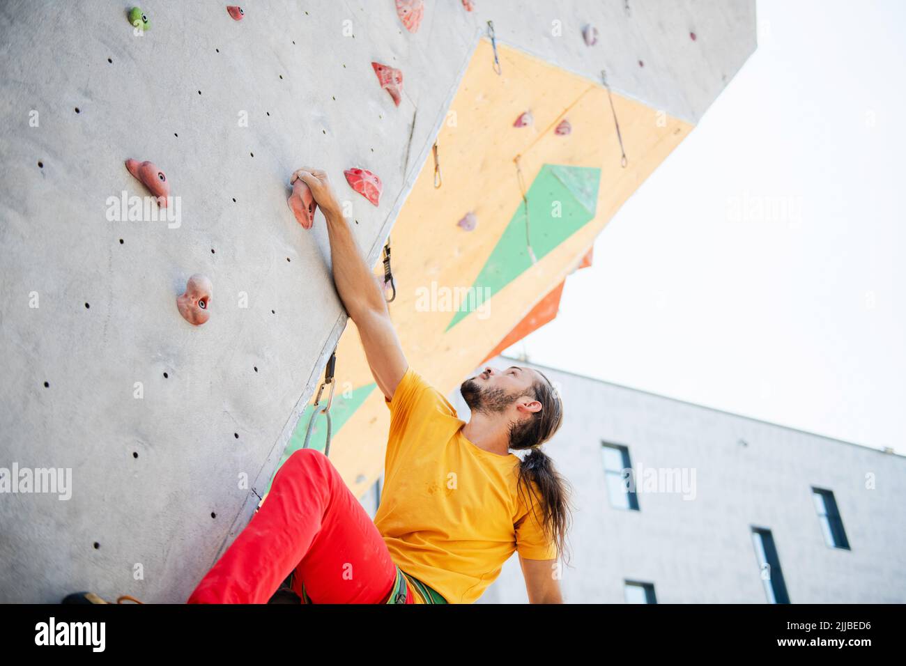 Which holds the mountain up hi-res stock photography and images - Alamy