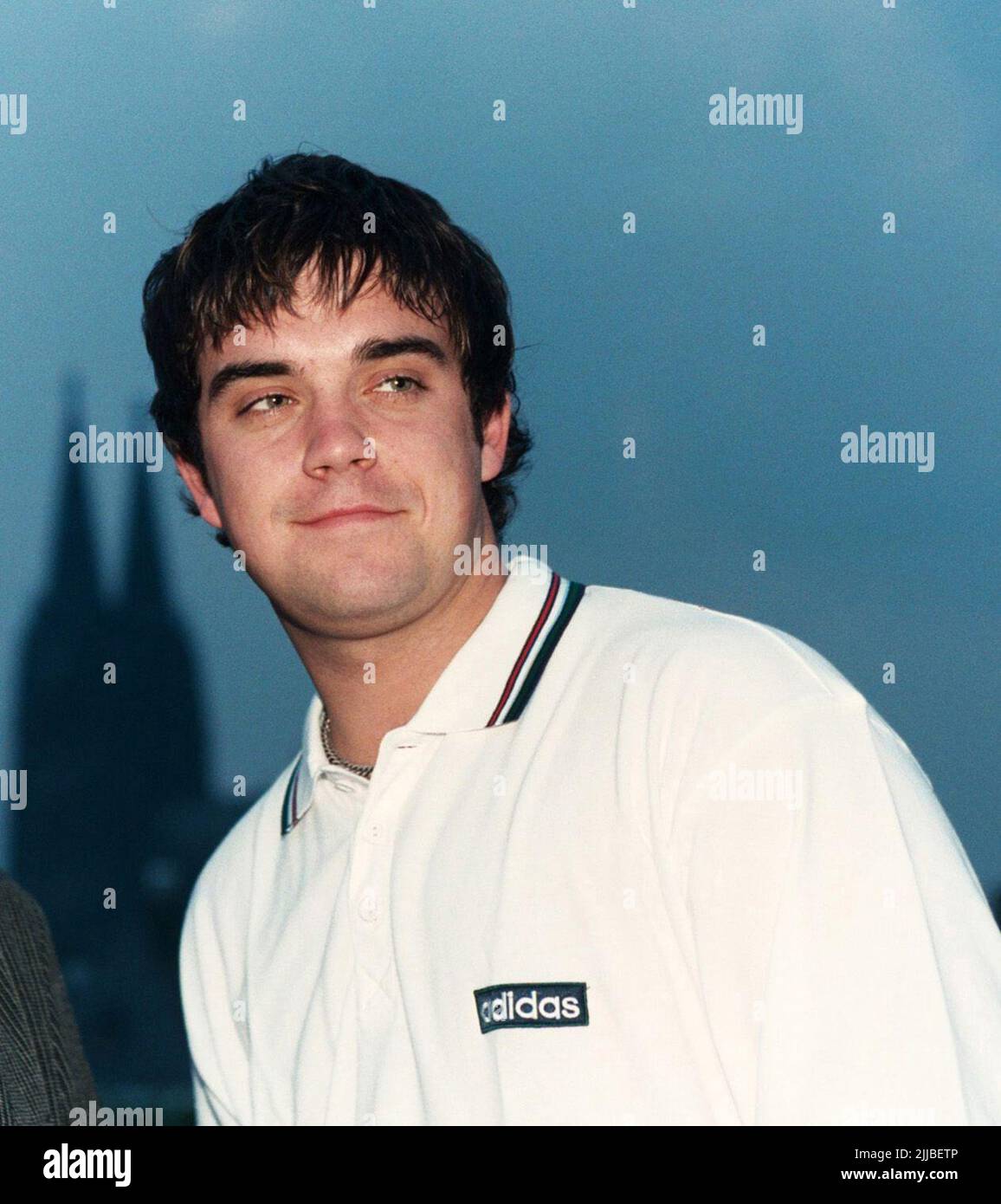 Robbie williams 1990s hi-res stock photography and images - Alamy
