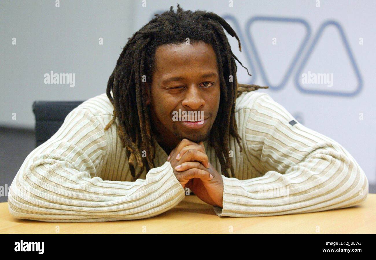 Der deutsche Moderator, Schauspieler Mola Adebisi im Interview Stock ...