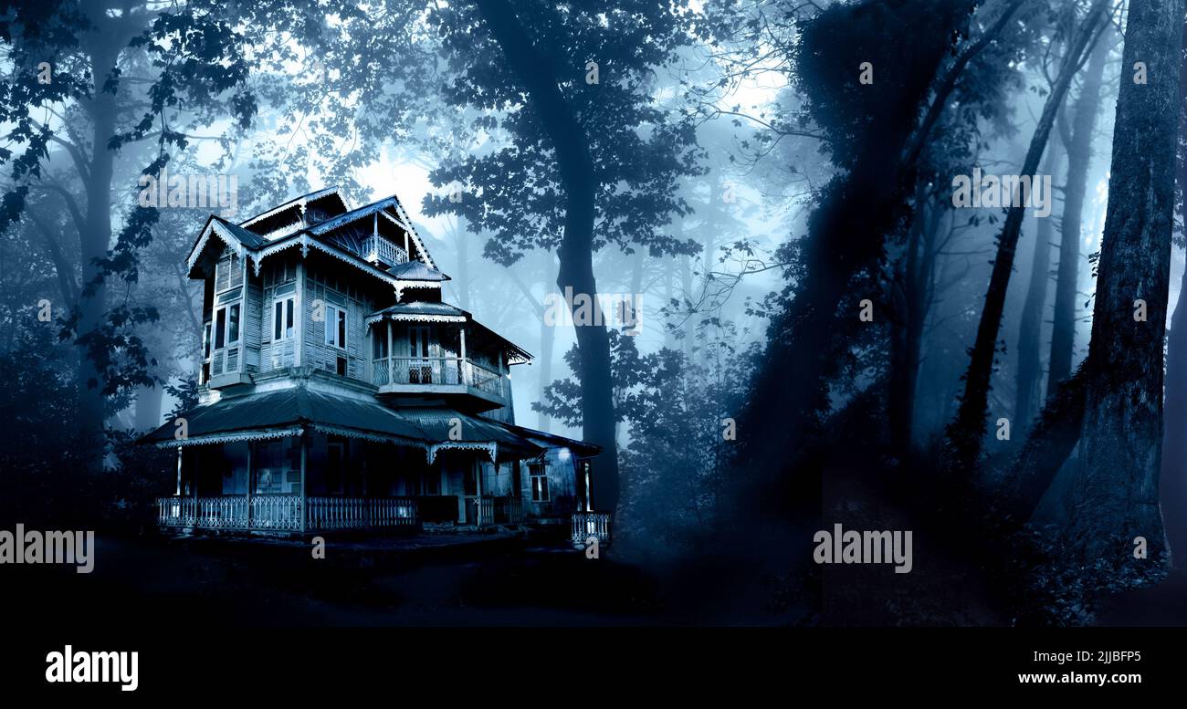 Horizontal Halloween banner with haunted house. Old abandoned house in ...