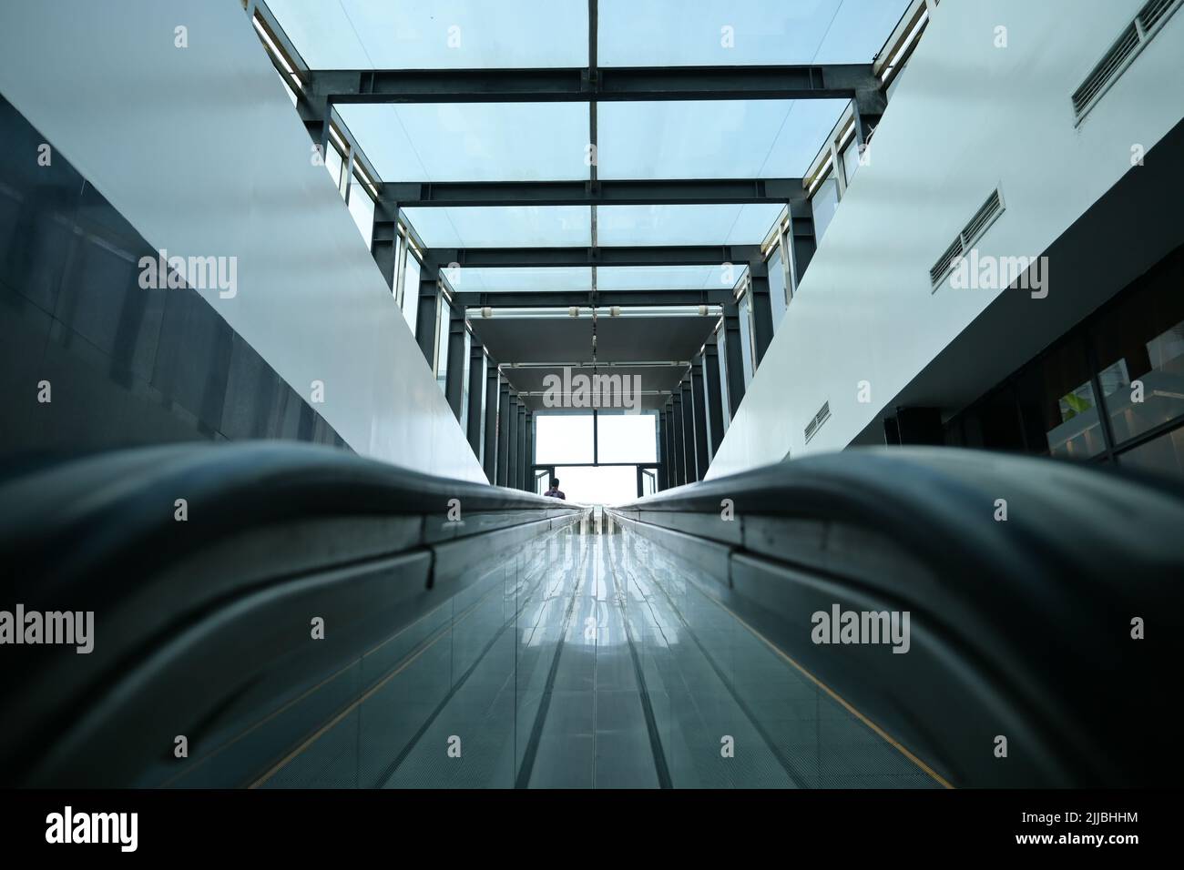 Escalators side hi-res stock photography and images - Alamy