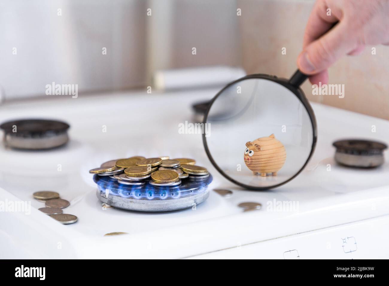 Hand fire magnifying glass hi-res stock photography and images - Alamy