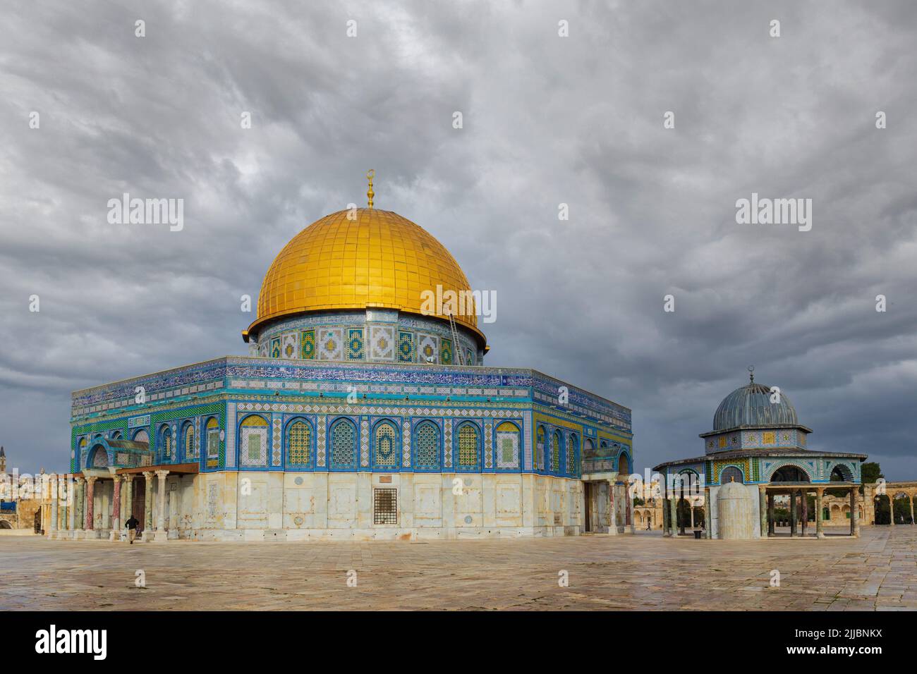 Dome Of The Rock on the Temple Mount in Jerusalem, Israel Stock Photo ...