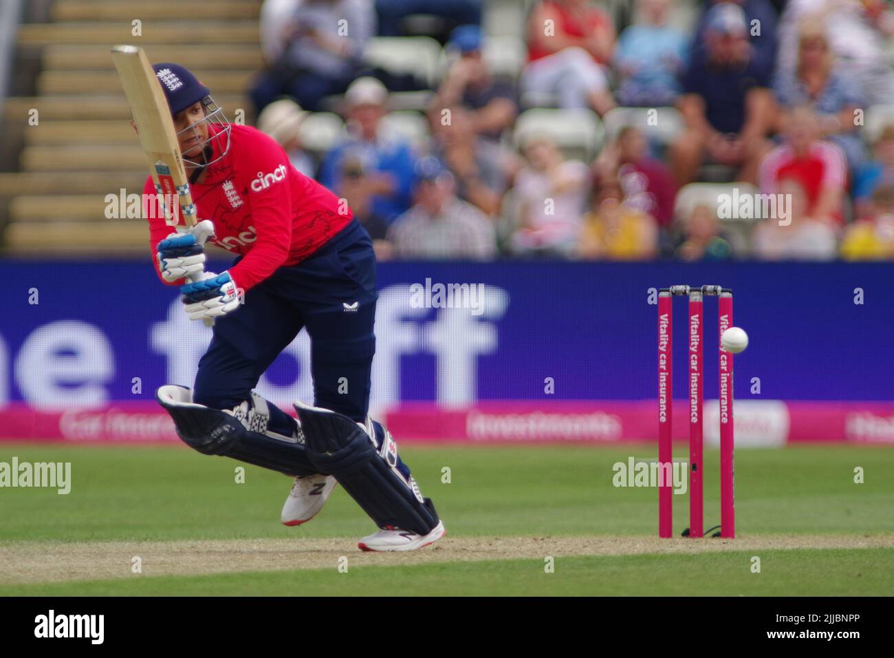 Worcester, England, 23 July 2022. Sophia Dunkley batting for England ...