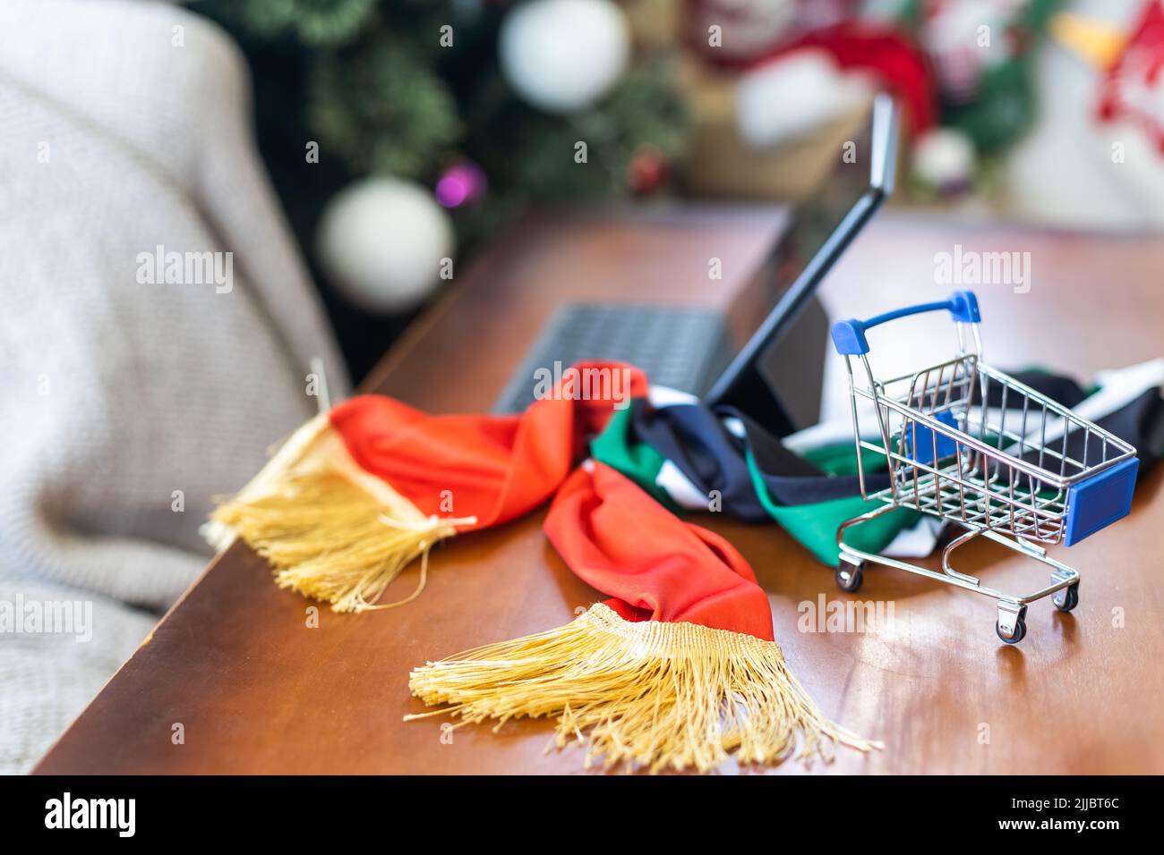 Browsing Network Internet UAE Flag Concept Stock Photo - Alamy