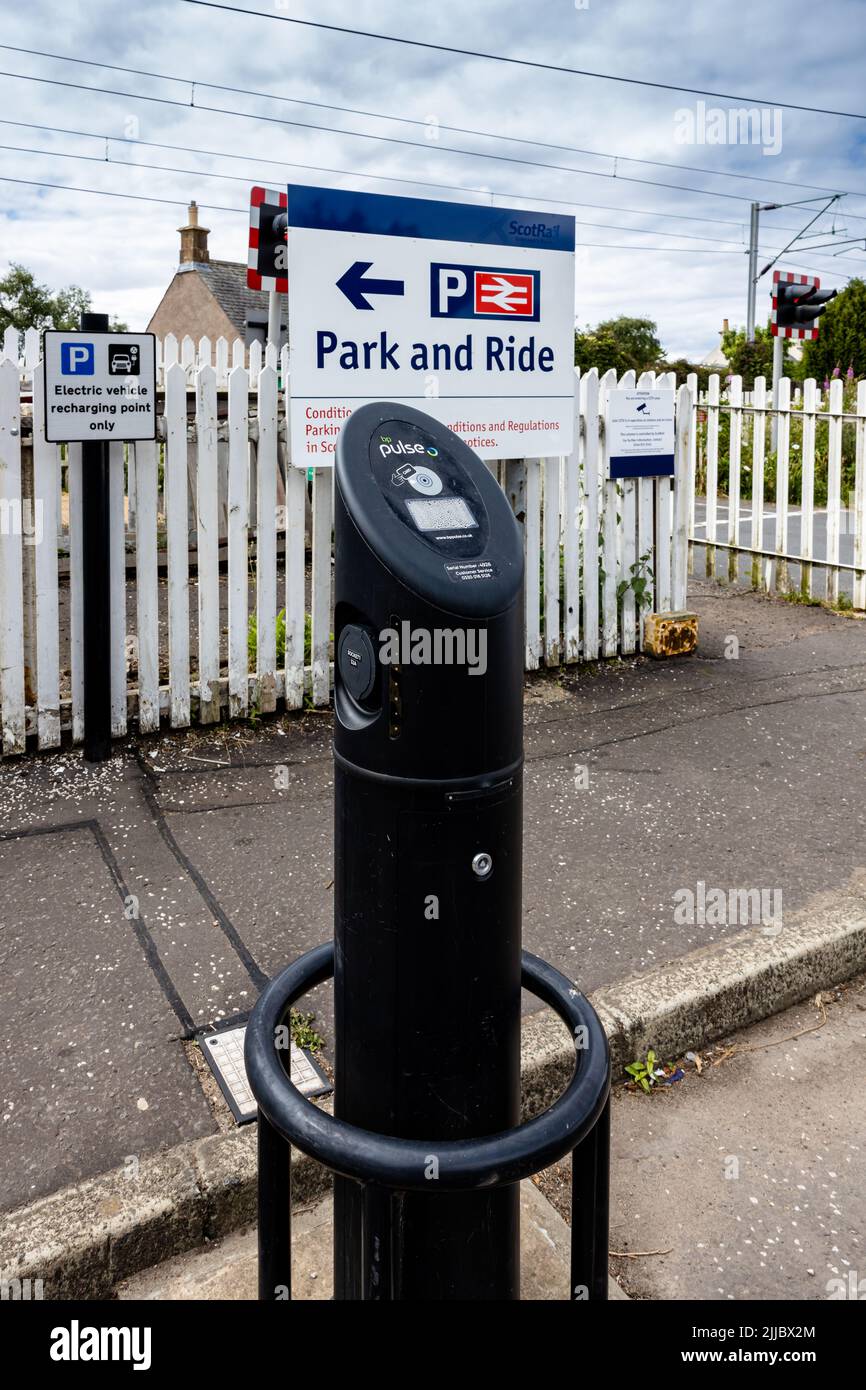 A close up of a BP pulse 7, a two Electric vehicle recharging station ...