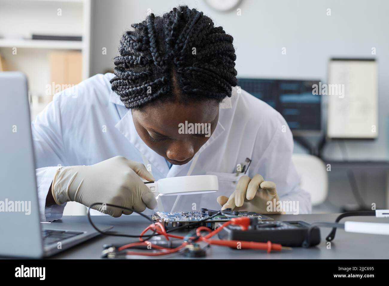 Engineering laboratory hi-res stock photography and images - Alamy