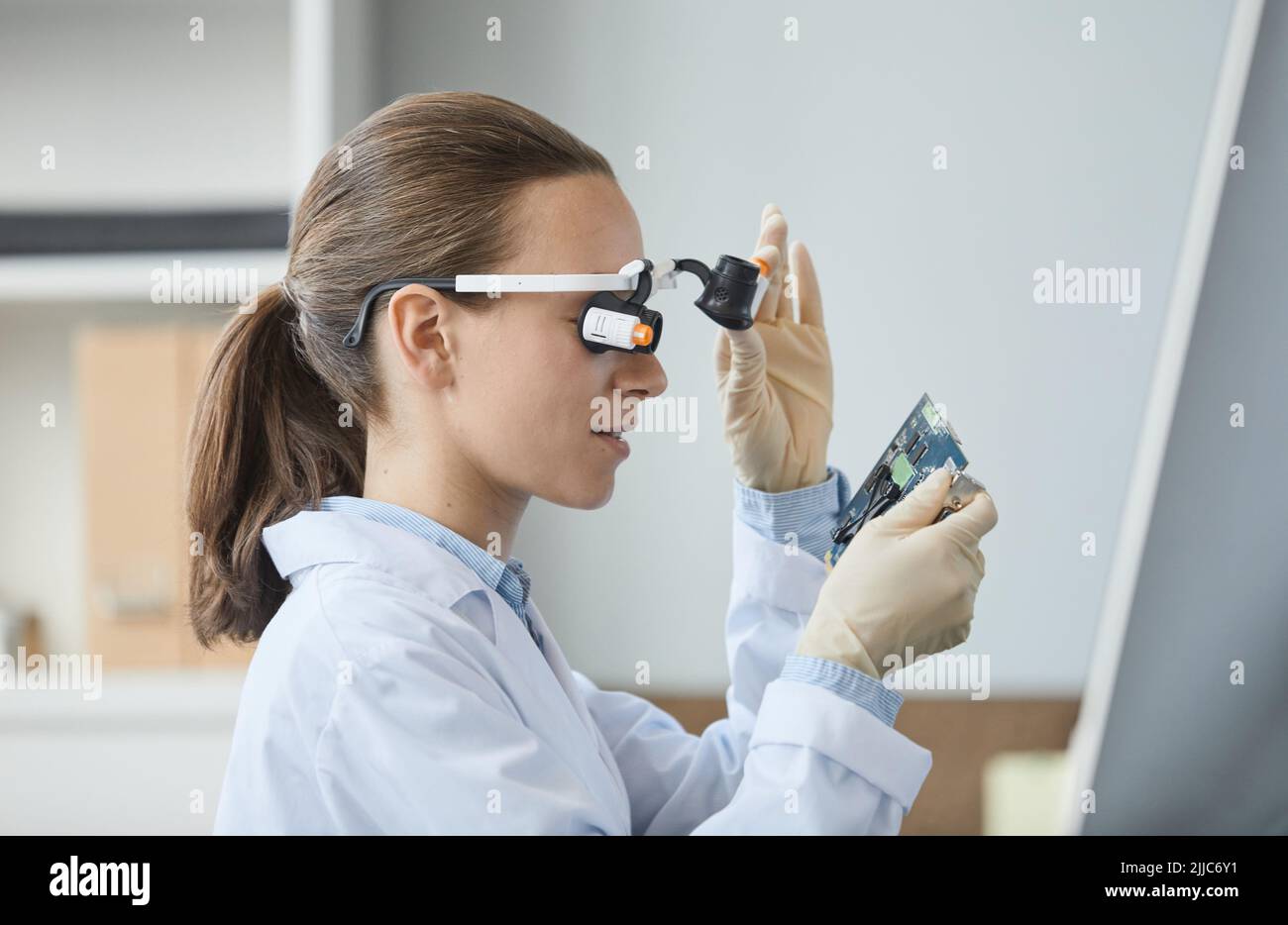 Women science part view hi-res stock photography and images - Alamy