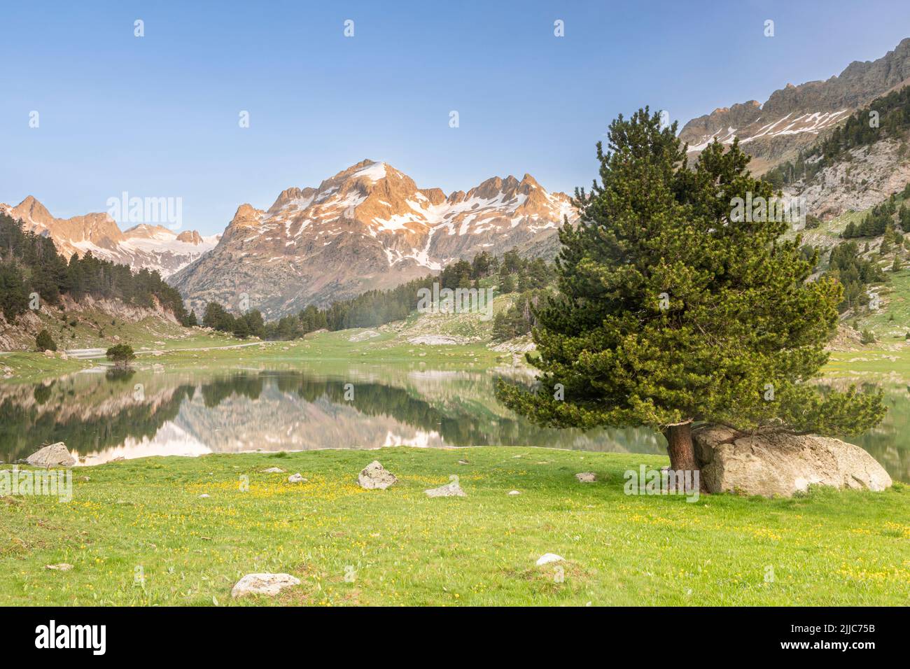 Plan d'Estan, Benasque valley, Natural Park Posets Maladeta, Huesca ...