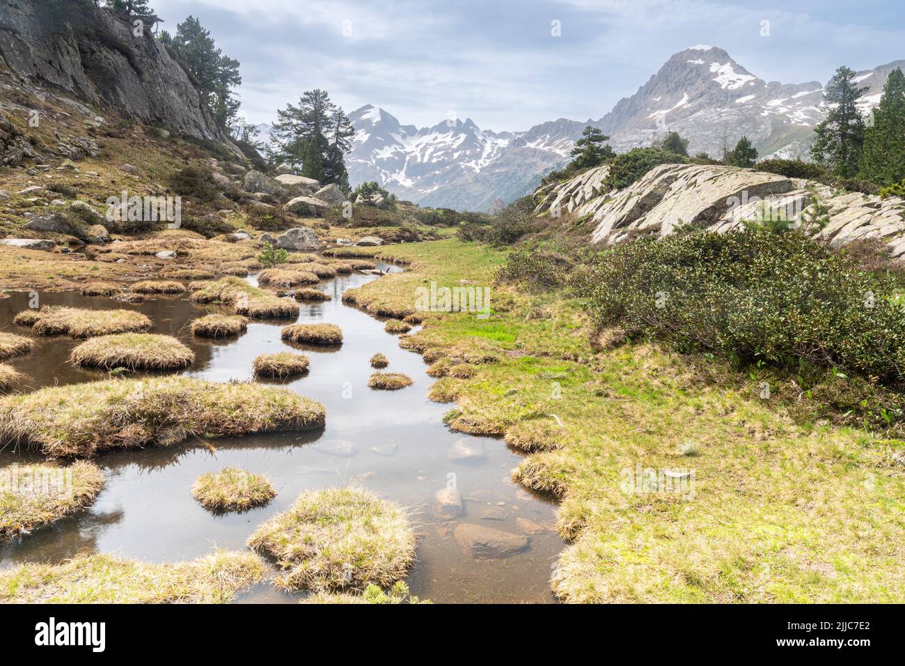 Hiking towards Plan de Aiguallut, Valle de Benasque, Natural Park of ...