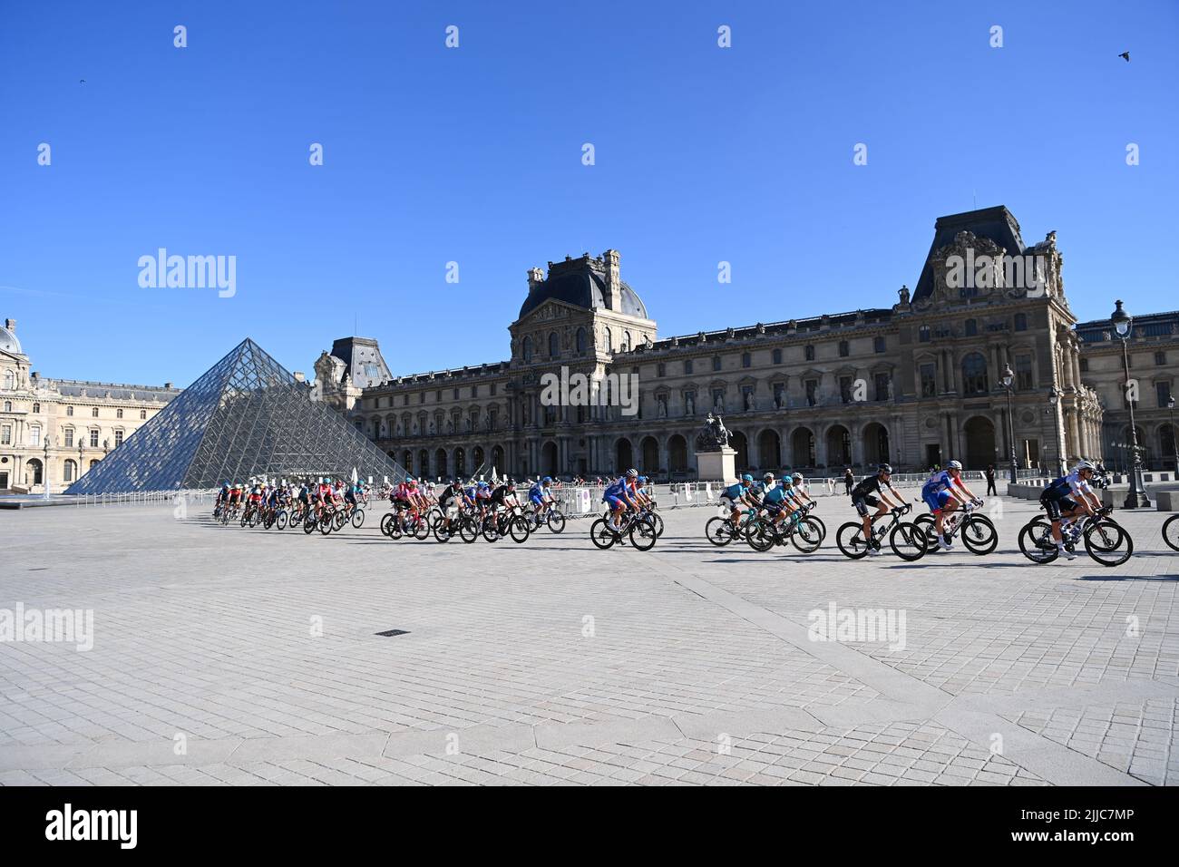 Louvre museum 2022 hi-res stock photography and images - Alamy