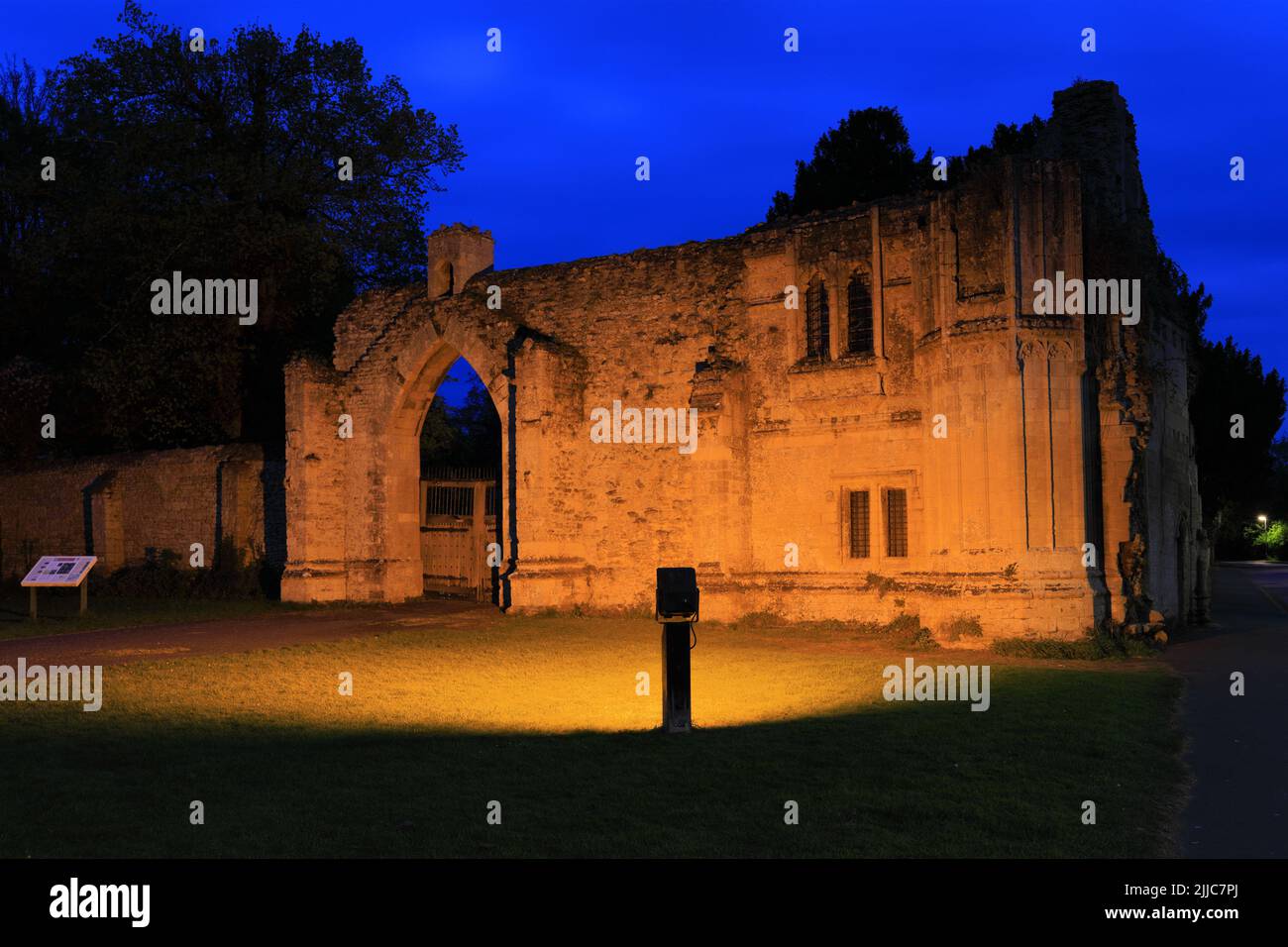 Spring ramsey abbey hi-res stock photography and images - Alamy