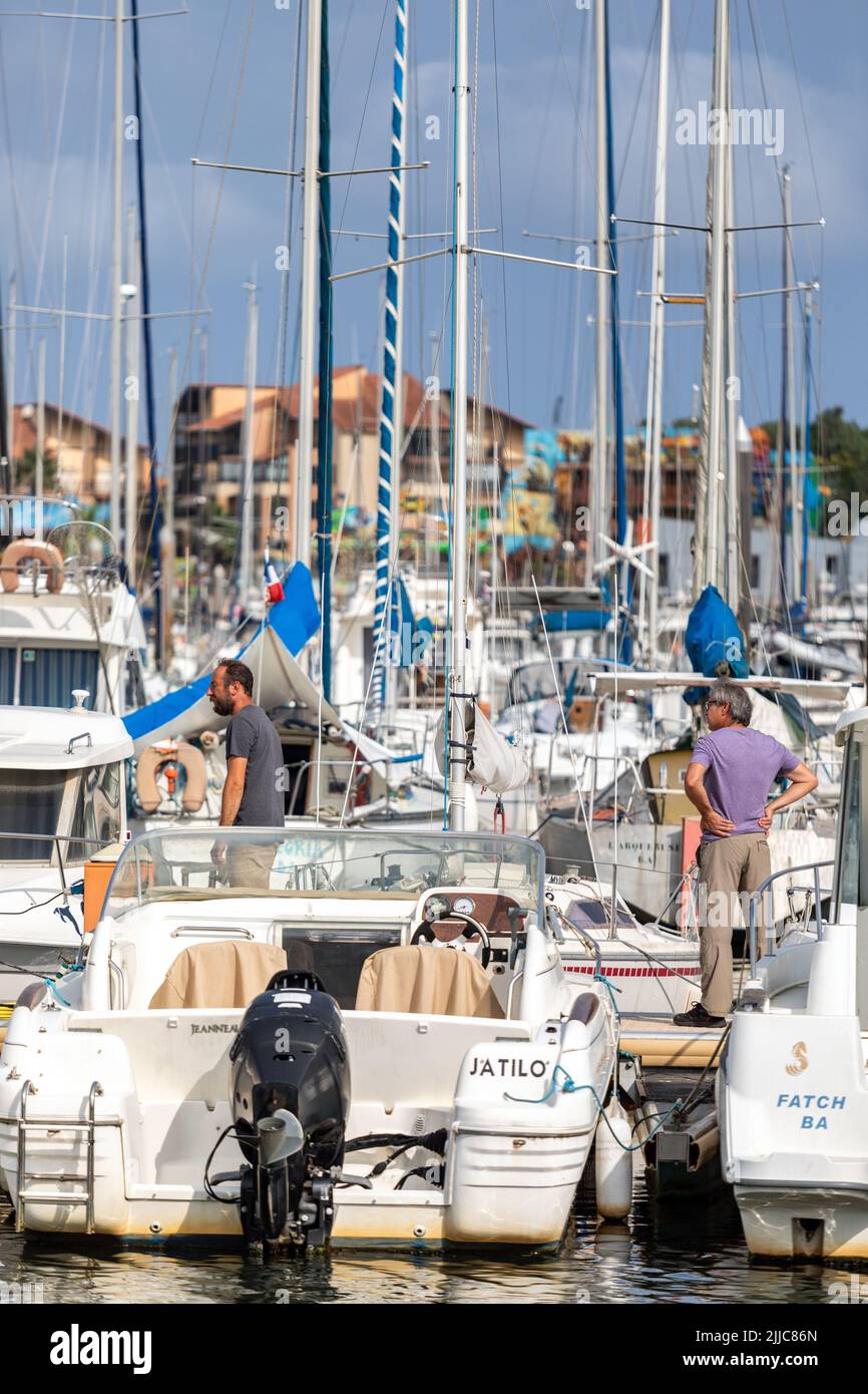 Two men docks hi-res stock photography and images - Alamy