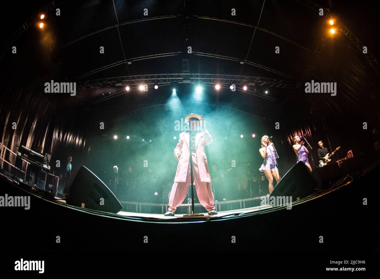 Kid Creole & the coconuts performs Italy Stock Photo - Alamy