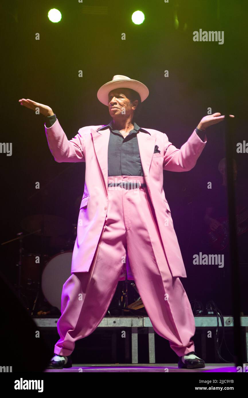 Kid Creole & the coconuts performs Italy Stock Photo - Alamy