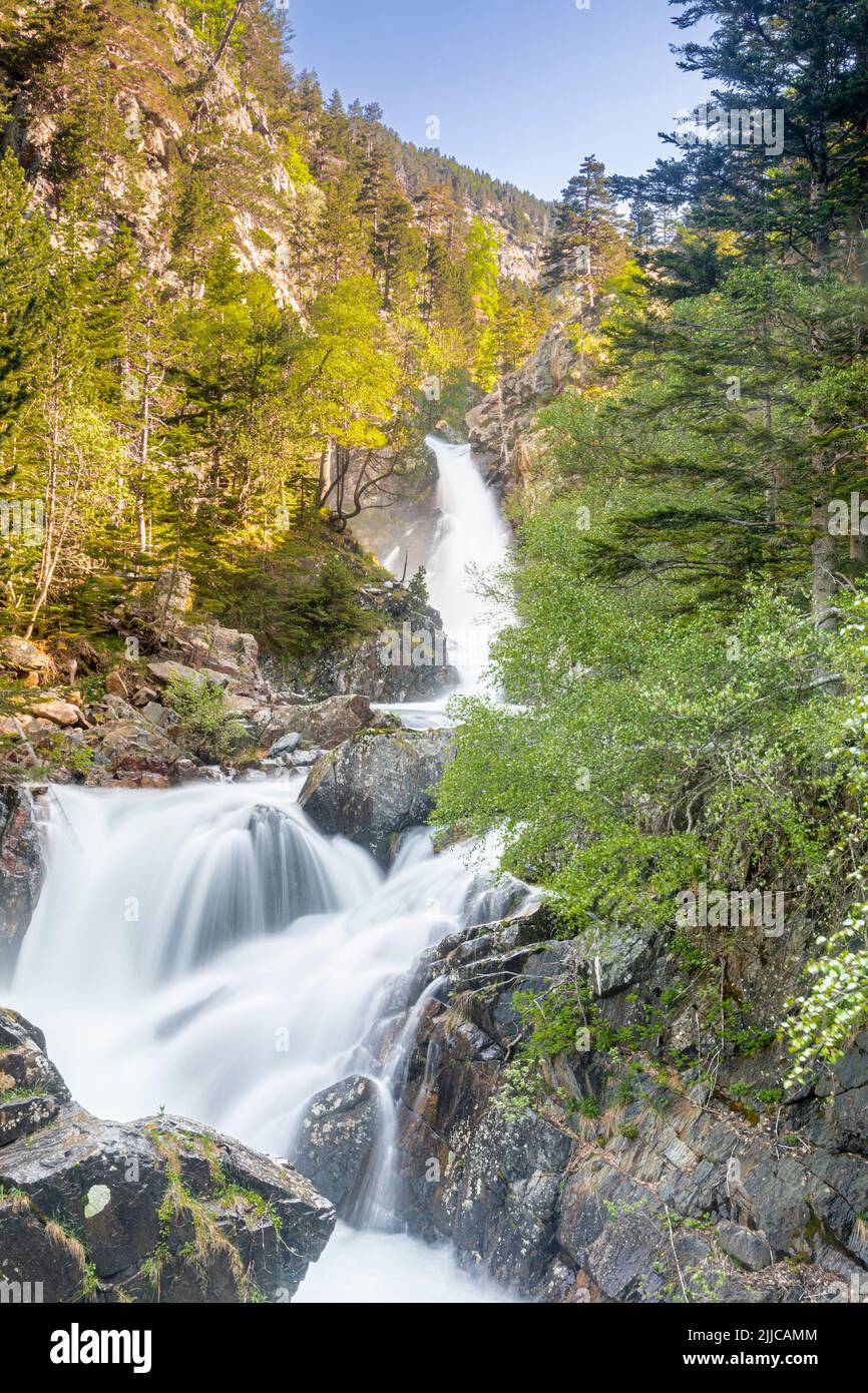 Alba waterfall in the Alba Gorge, Benasque, Natural Park of Posets ...