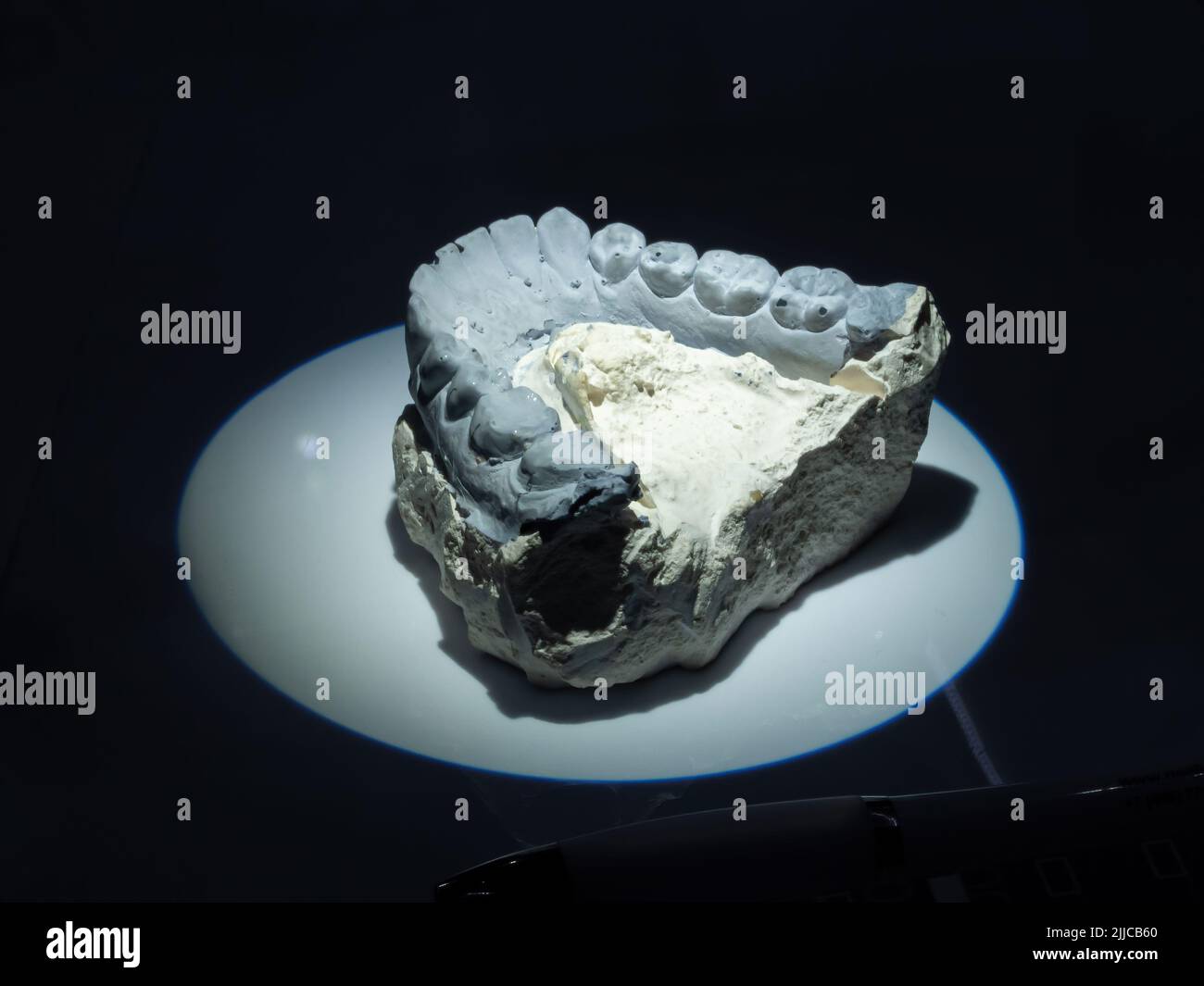 Artificial tooth manufacturing hi-res stock photography and images - Alamy
