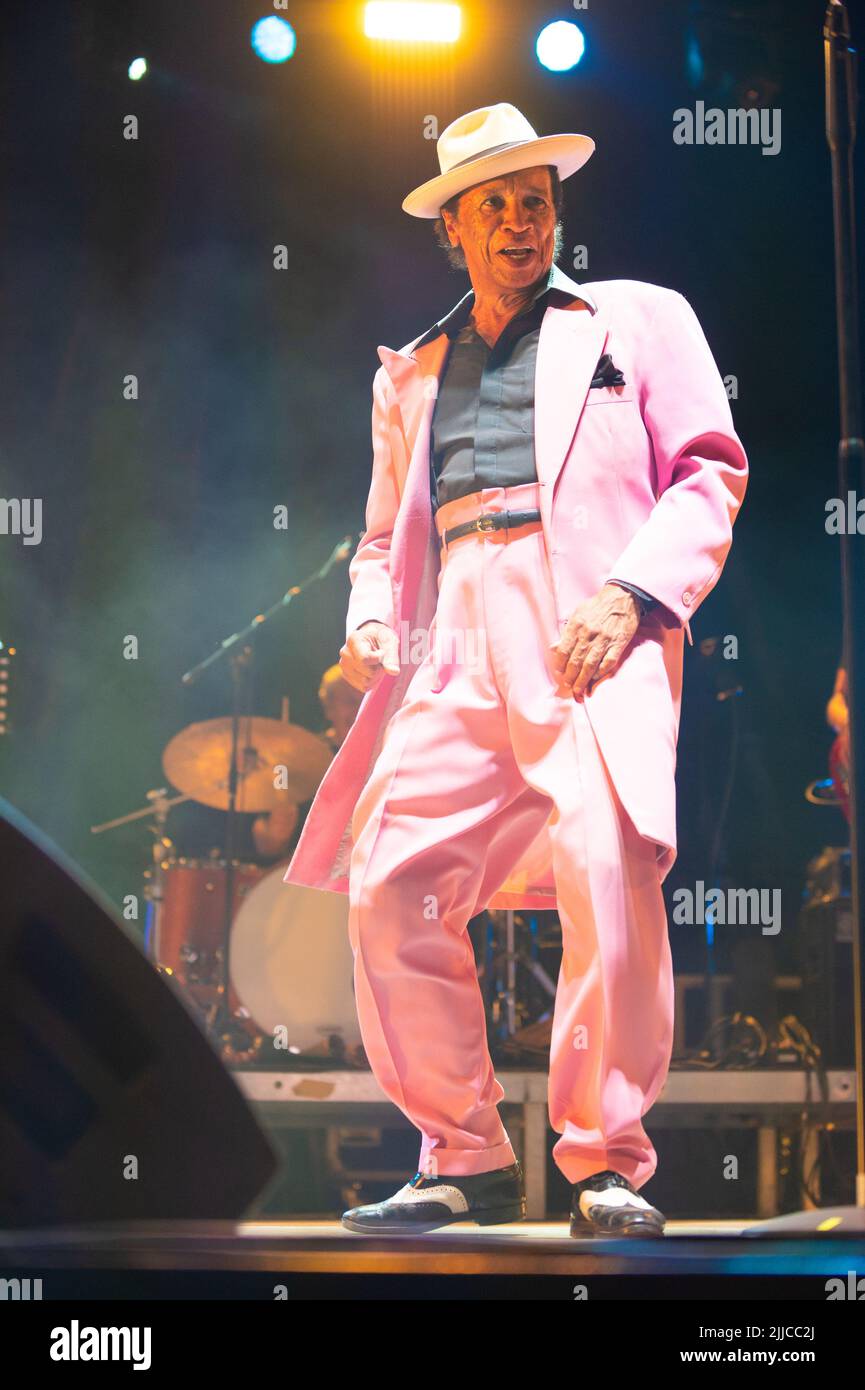 Kid Creole & the coconuts performs Italy Stock Photo - Alamy