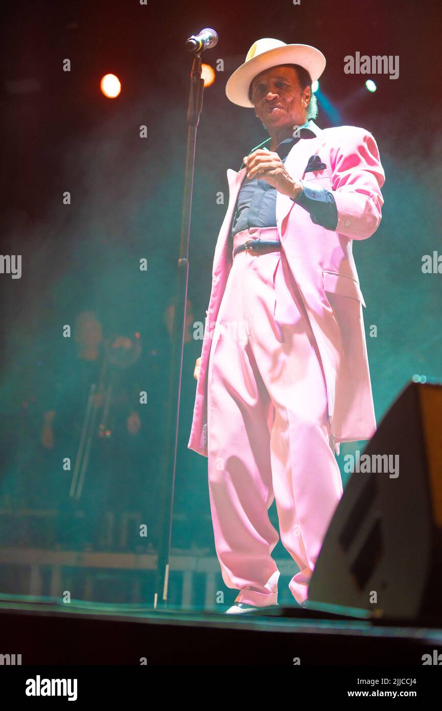 Kid Creole & the coconuts performs Italy Stock Photo - Alamy