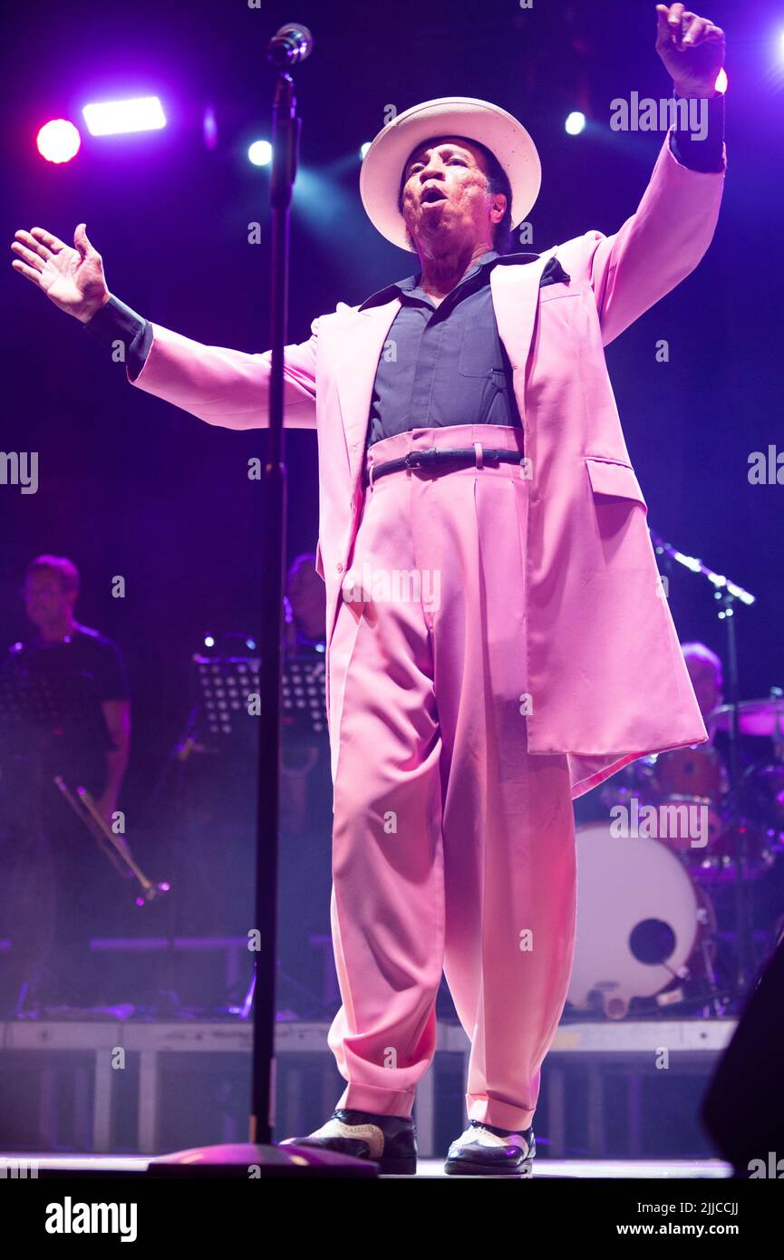 Kid Creole & the coconuts performs Italy Stock Photo - Alamy