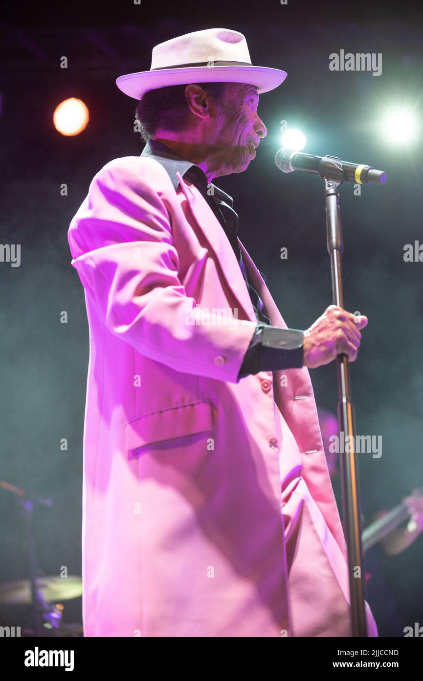 Kid Creole & the coconuts performs Italy Stock Photo - Alamy