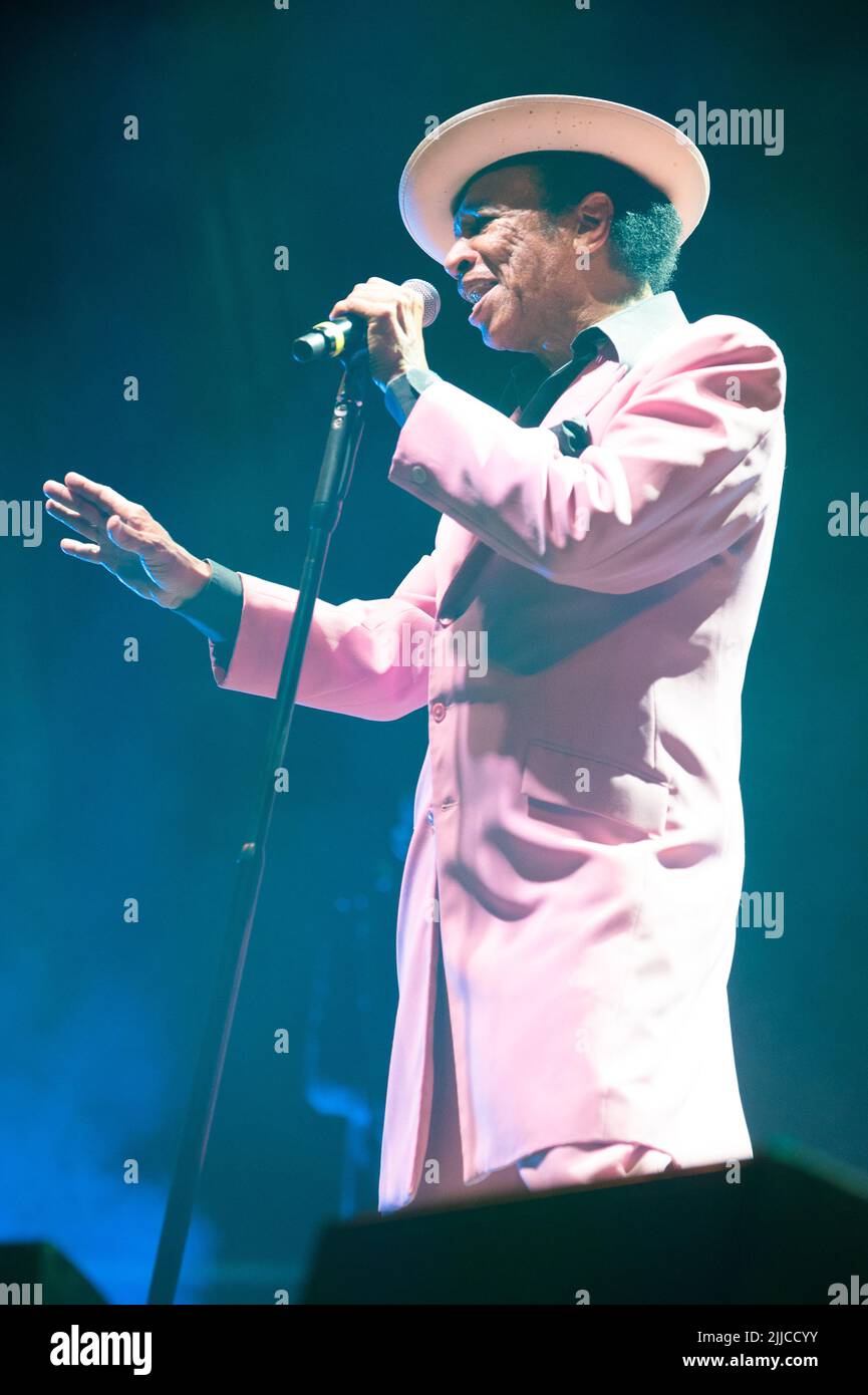 Kid Creole & the coconuts performs Italy Stock Photo - Alamy