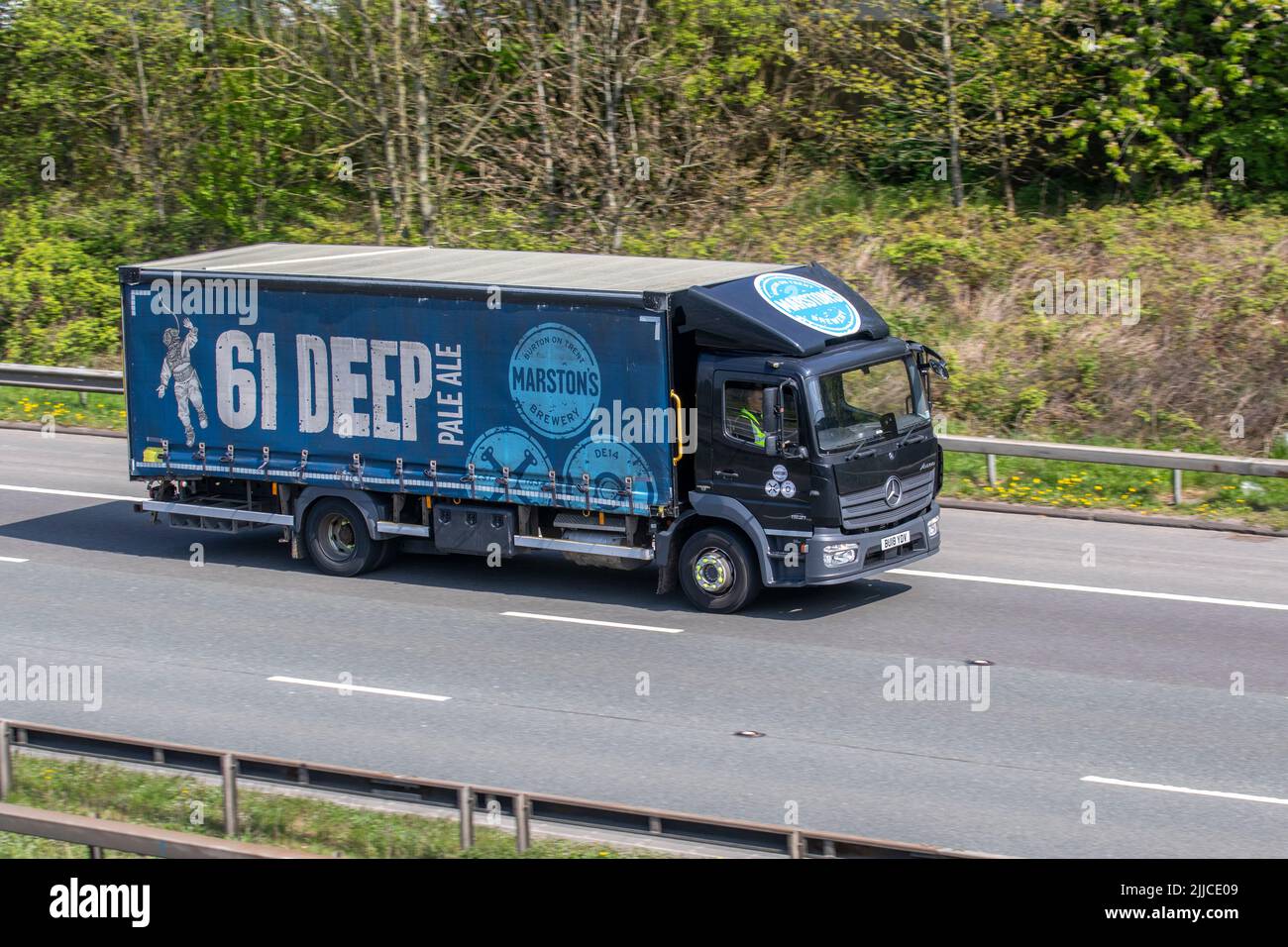 MARSTON'S 61 DEEP Pale Ale 2018 Mercedes Benz delivery lorry 5132cc ...