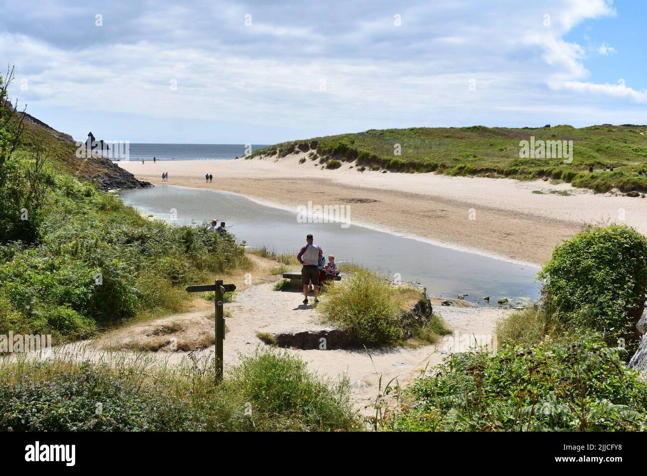 Approaching Broadhaven South beach from Bosherston Lakes walk ...