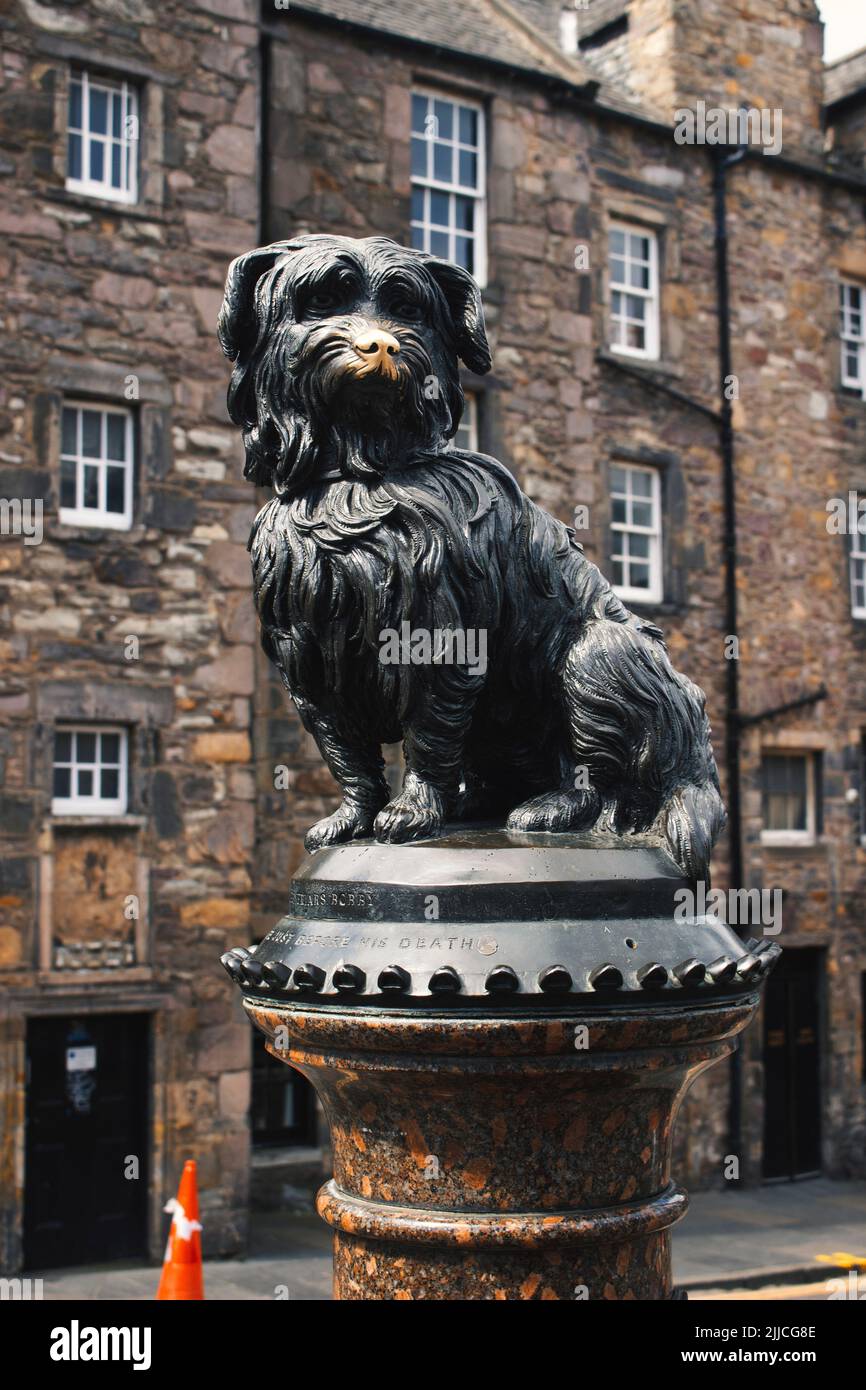 A vertical shot of the famous Greyfriars Bobby statue, Edinburgh ...